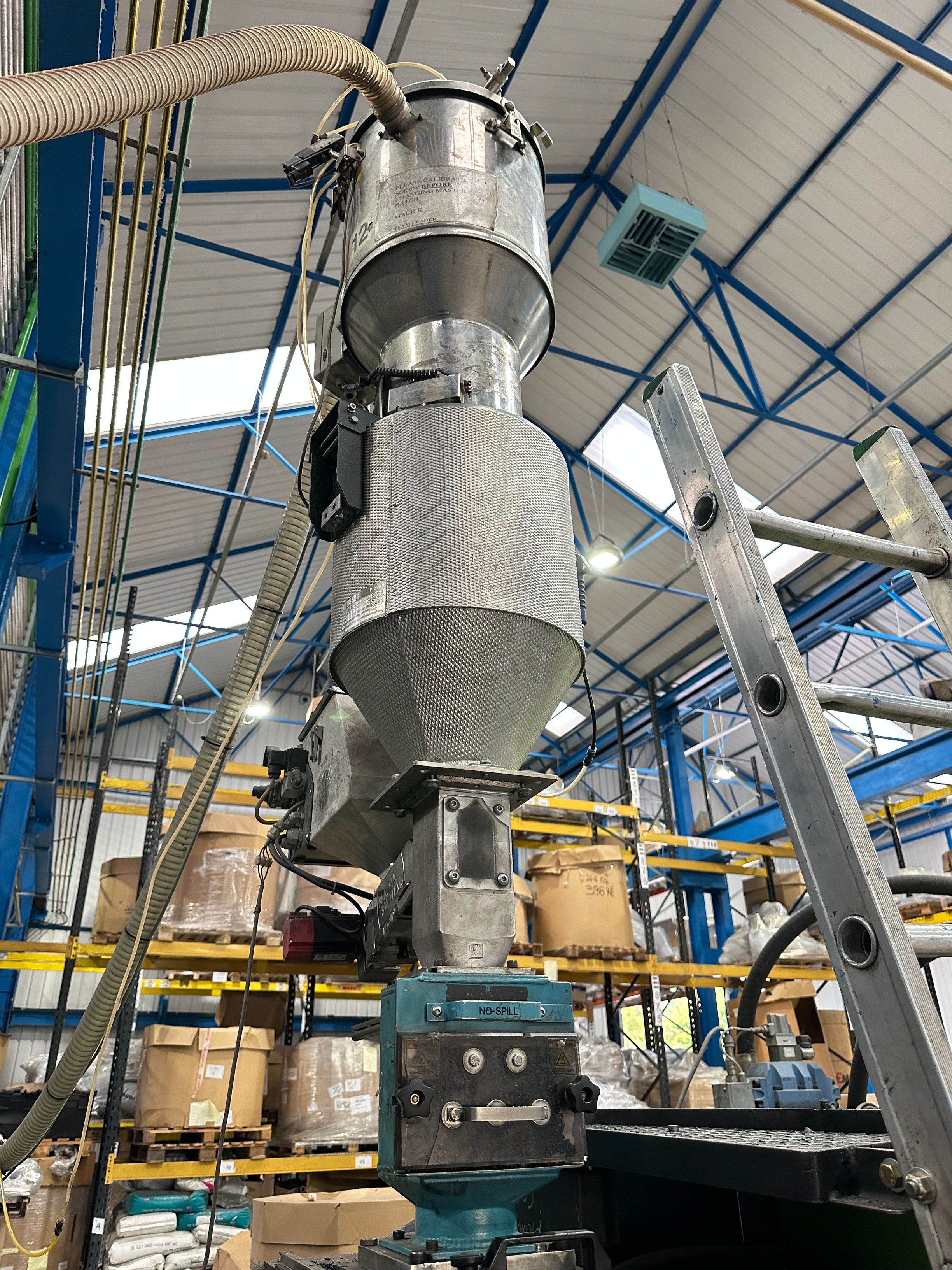 Piovan Material Hopper/Loader/Piovan Receiver/TH Plastics Volumetric ...