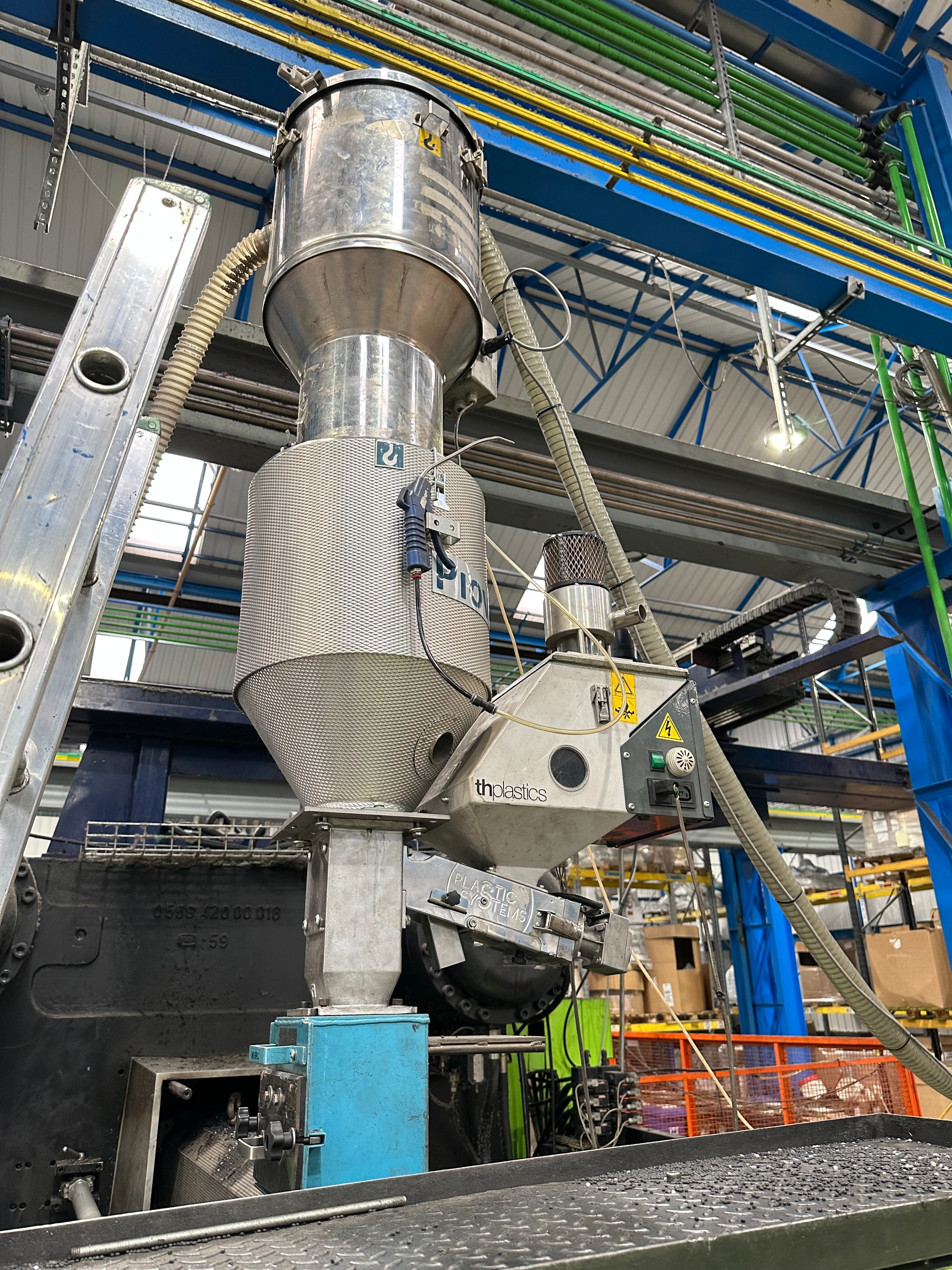 Piovan Material Hopper/Loader/Piovan Receiver/TH Plastics Volumetric ...