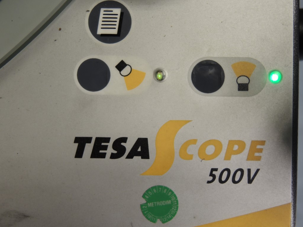 Tesa Scope Model: 06830025 500V Projector with TS200 System