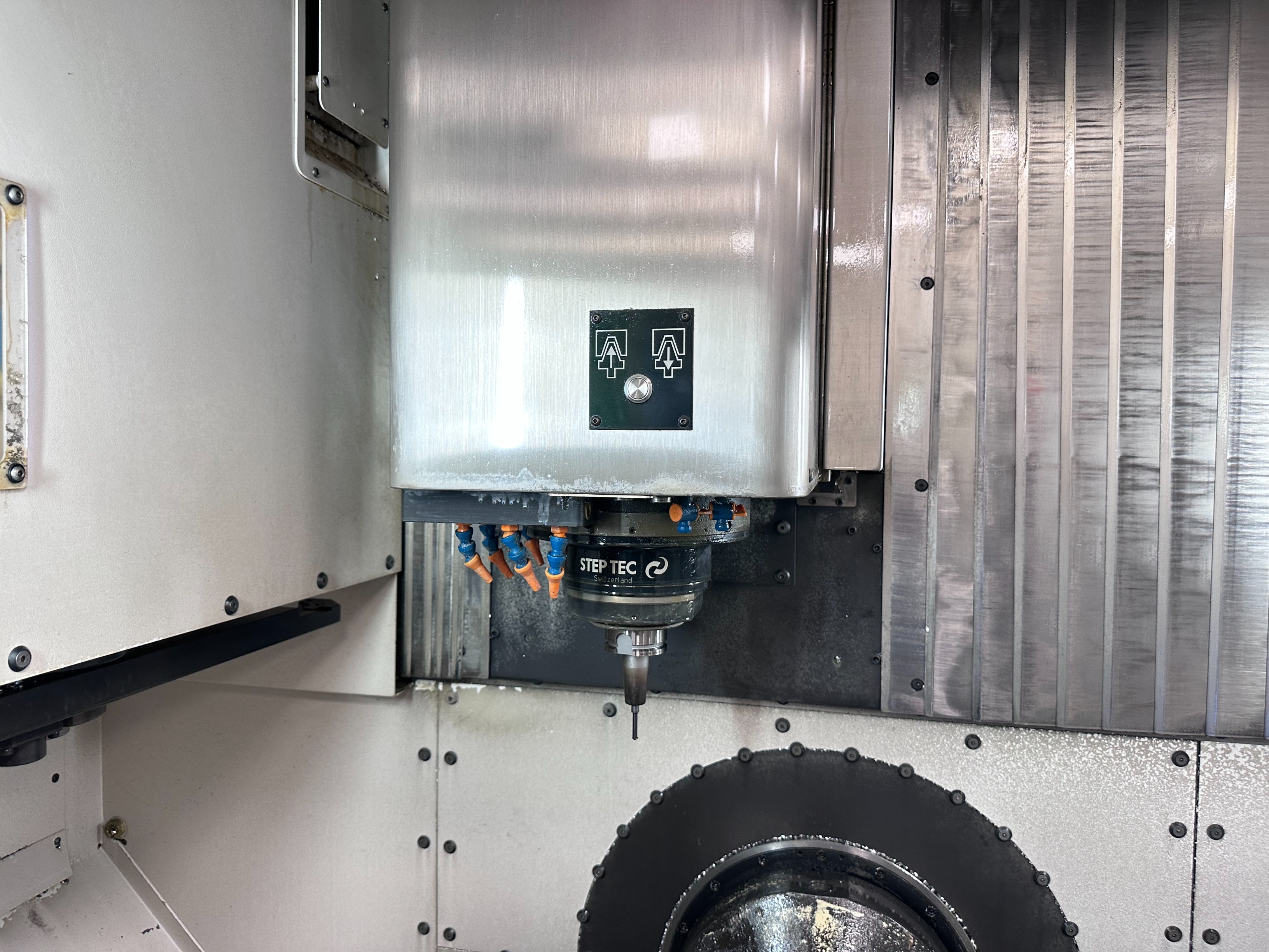 GF Agie Charmilles Mikron Mill E 500U 5-Axis Multi-Pallet Machining ...