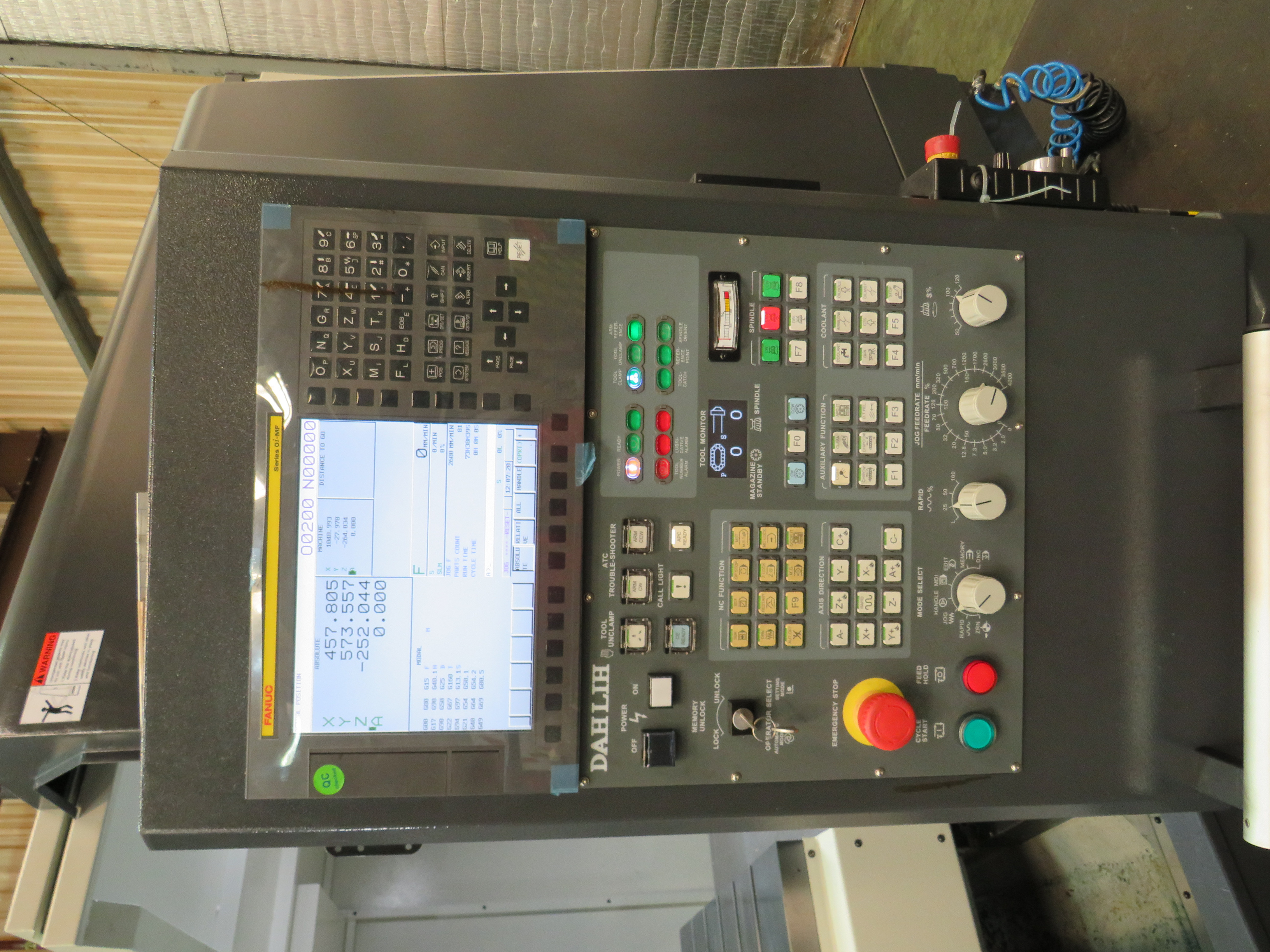 Dahlih MCV-2100 Vertical Machining Centre