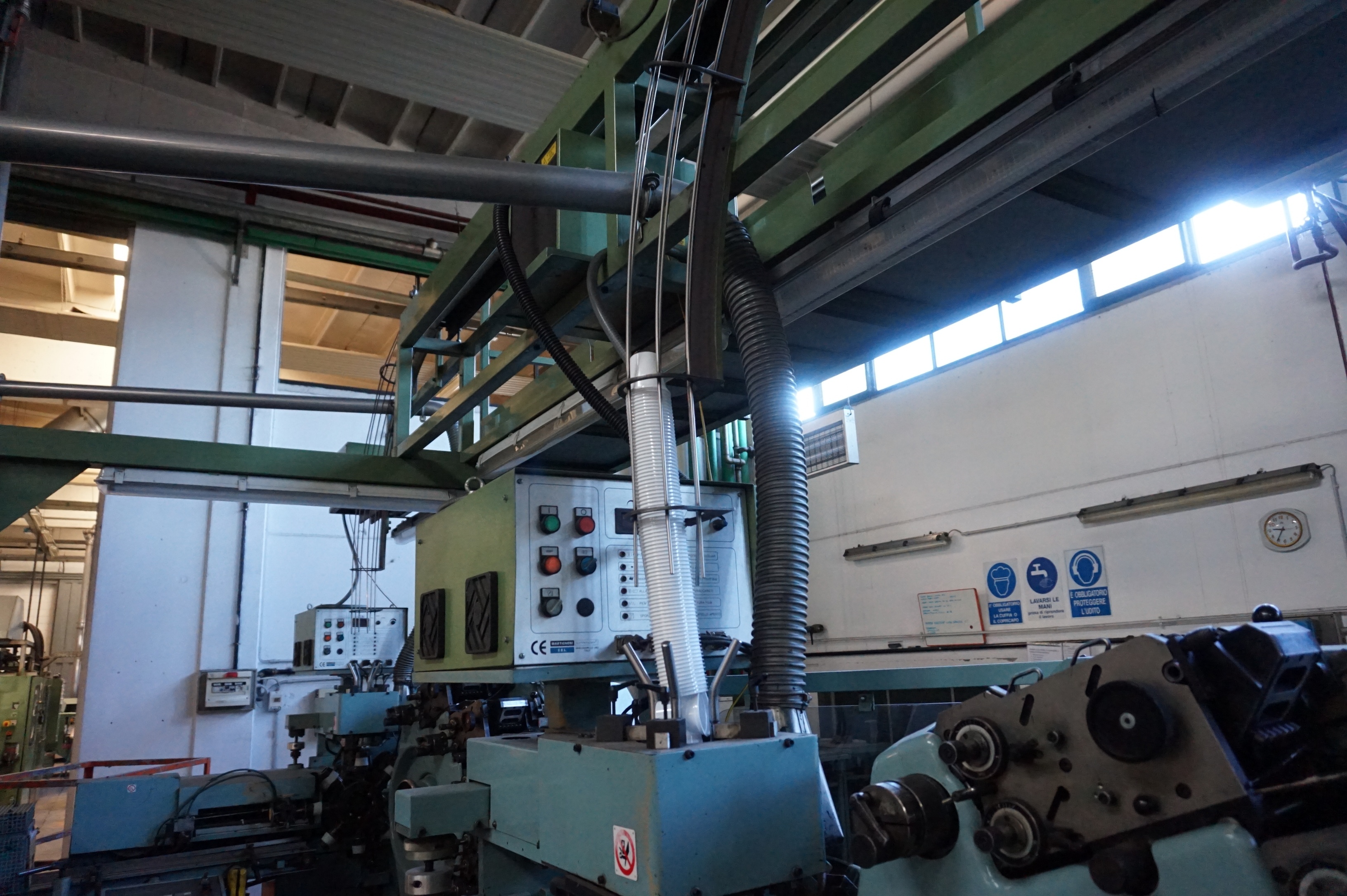 VAN DAM 565 MTO/UV, 6 Color Dry Offset Cup Printing Machine