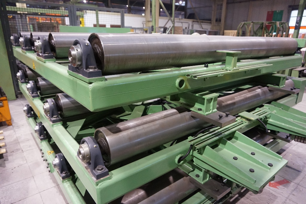 (3) x Schlak 3 Metre Powered Infeed Roller Tables