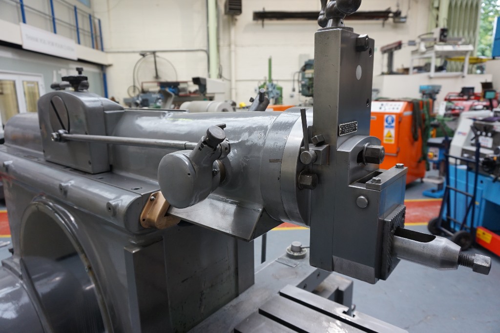 Butler 26" Super Shaper Tee Slotted Cube Table