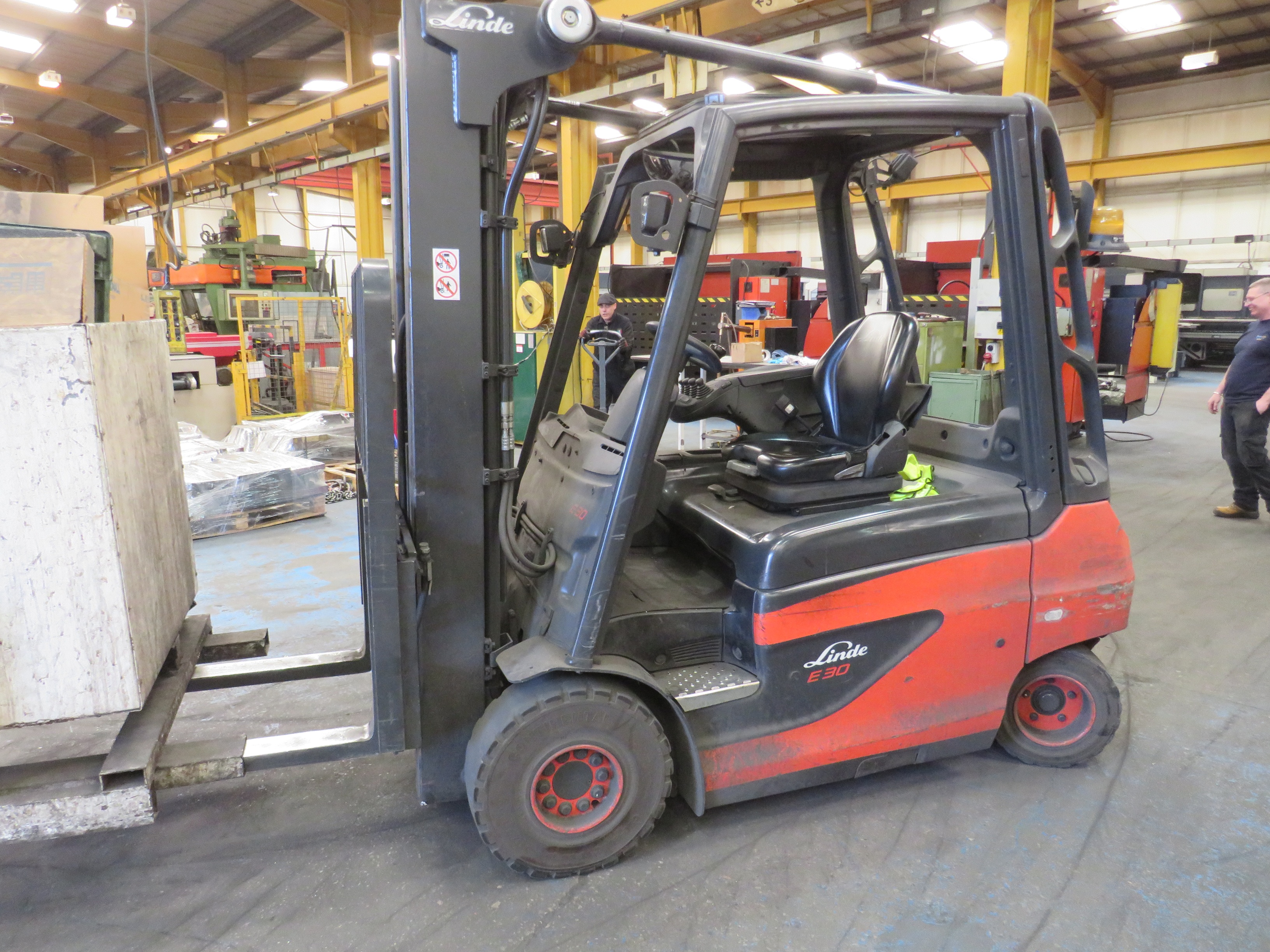 Linde E30 Battery Forklift Truck