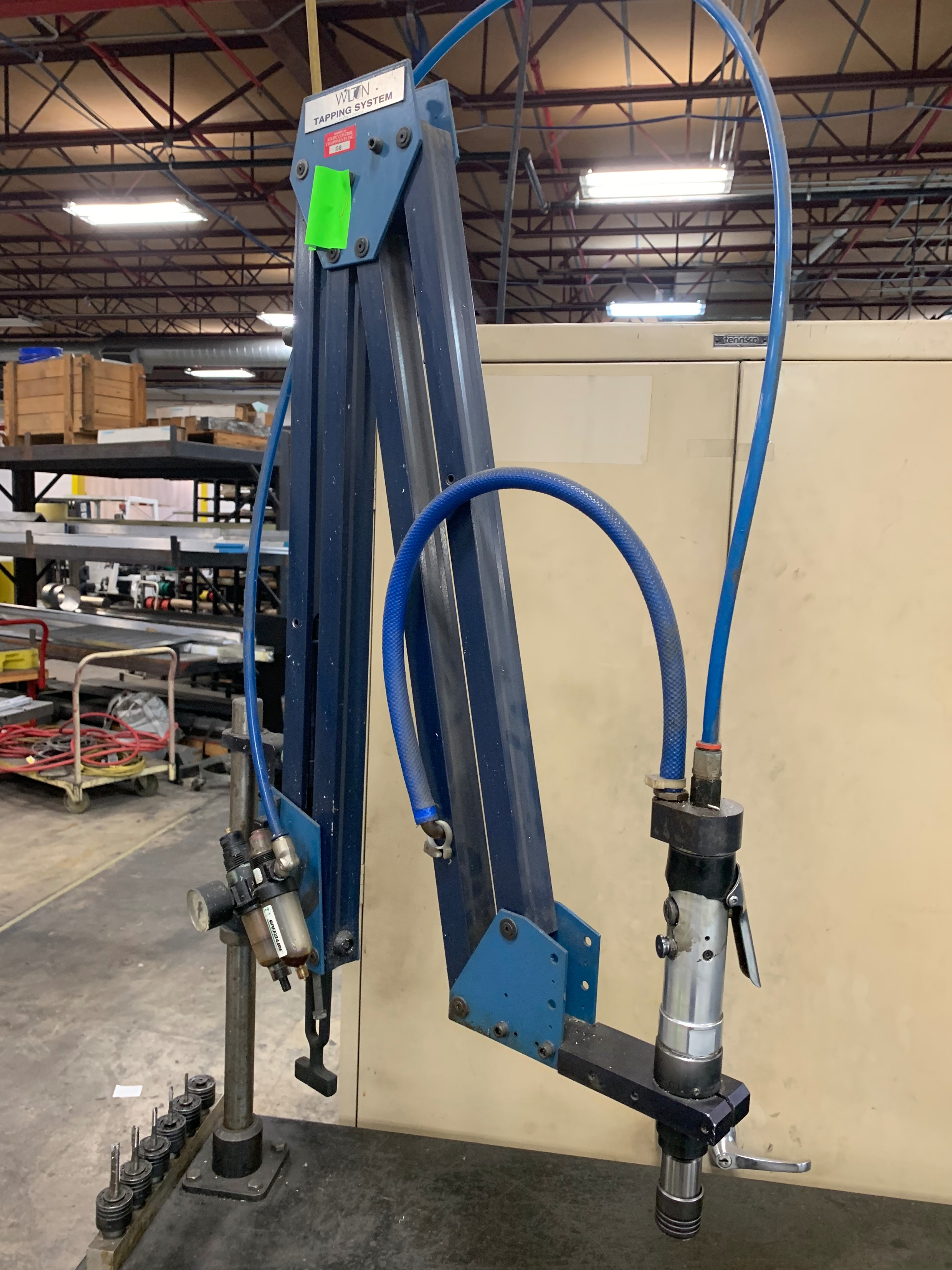 Wilton Tapping System w/ 8" Vise