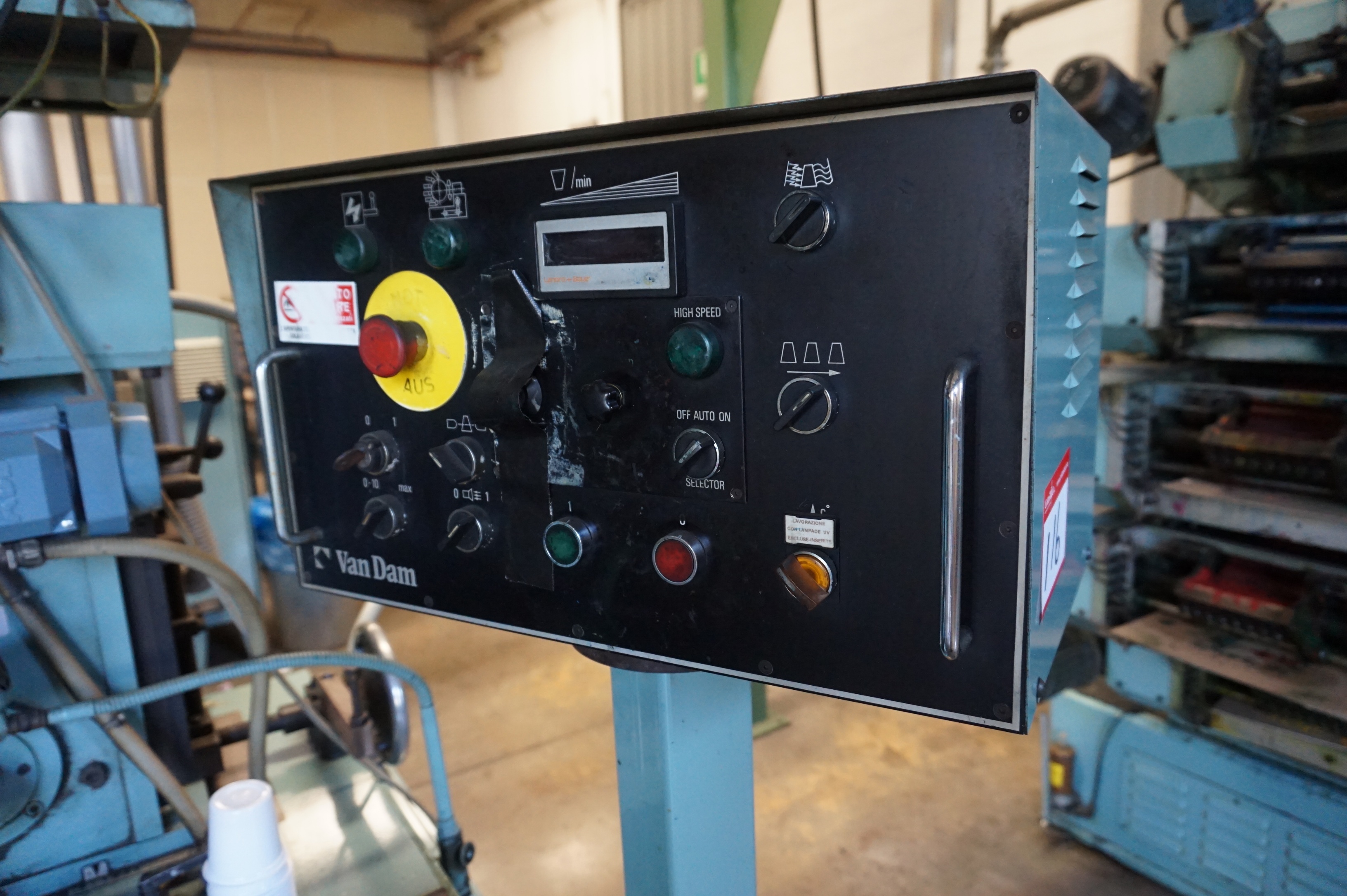 VAN DAM 560UV 6 Colour Dry Offset Cup Printing Machine