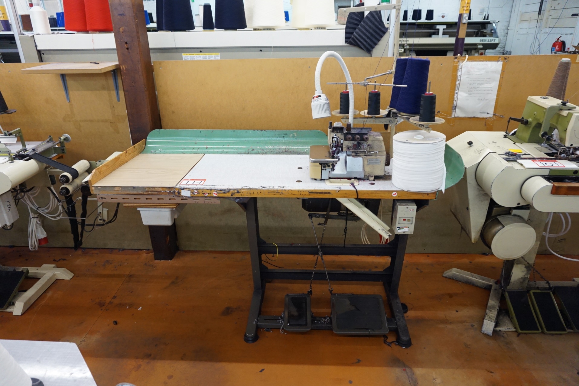 Mauser Spezial 9652-131M Overlock Sewing Machine