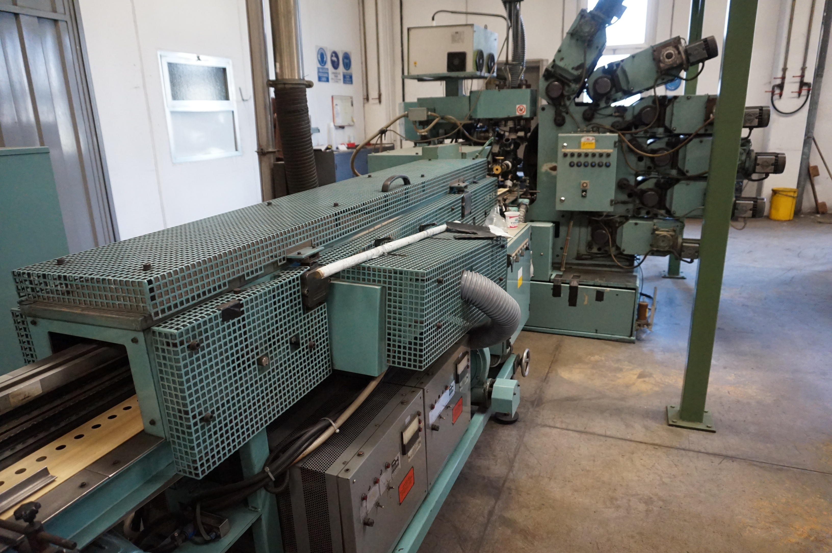 VAN DAM 560UV 6 Colour Dry Offset Cup Printing Machine