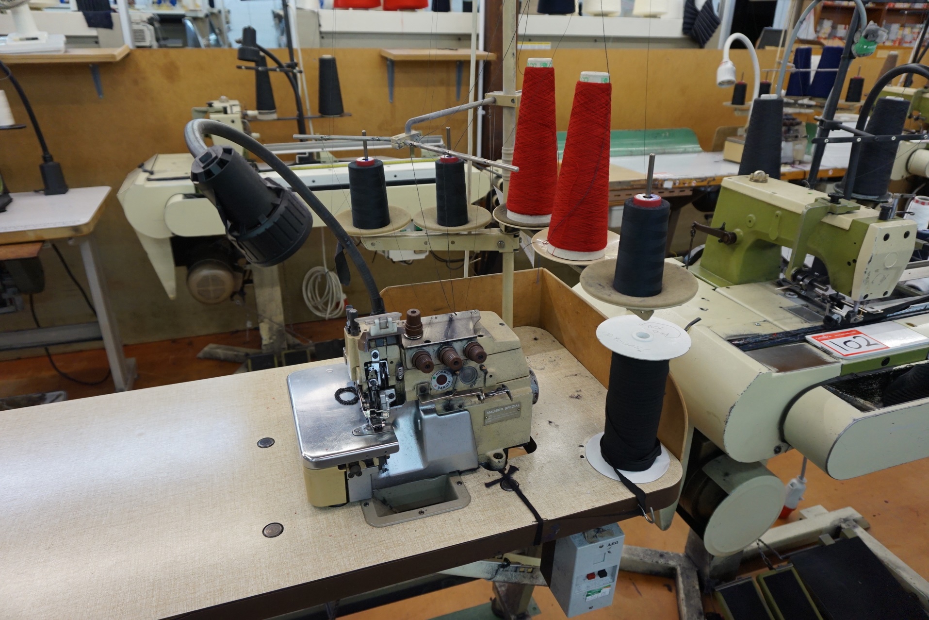 Mauser Spezial 9652-131M Twin Needle Overlock Sewing Machine