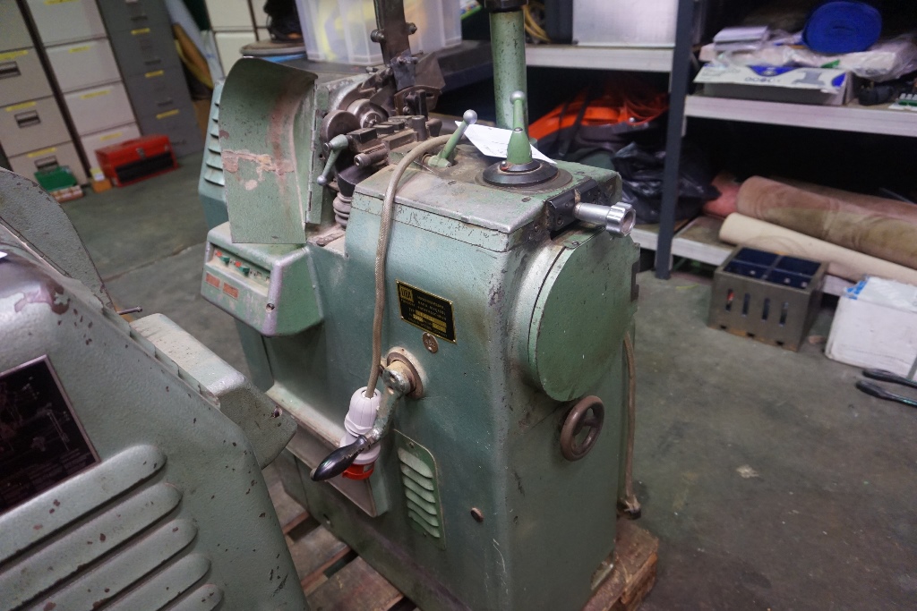 LIBA Button Hole Drill Machine