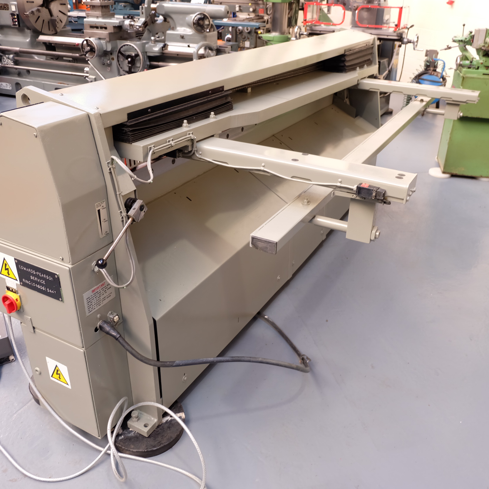 EDWARDS PEARSON Type DD Powered Guillotine