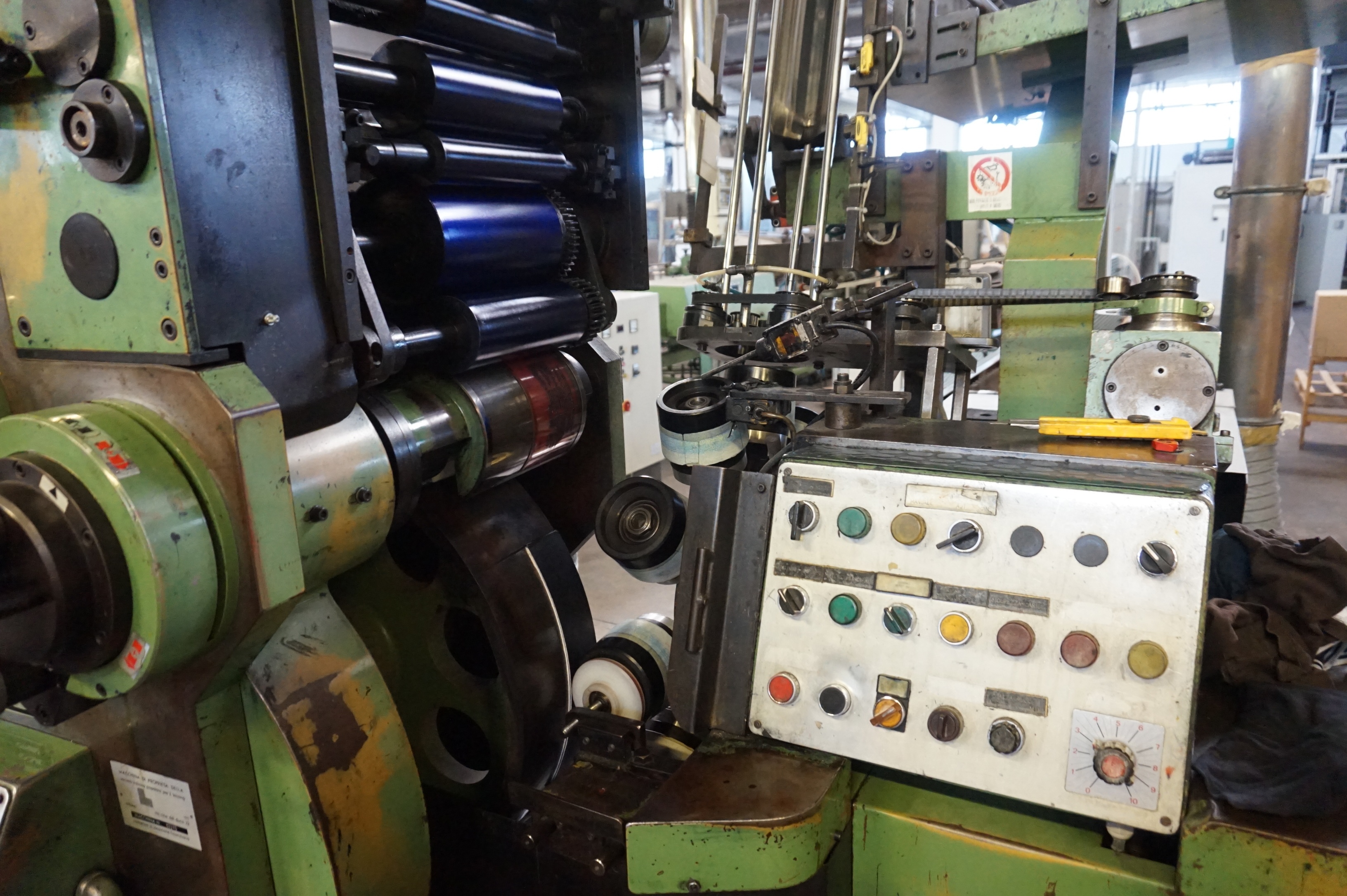 MONTOLI DS2 CF 4 UV 6 Colour Dry Offset Printing Machine