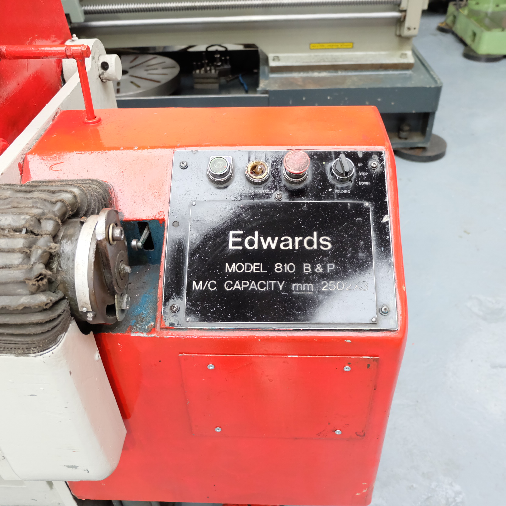 EDWARDS Model 810 Power Box & Pan Folder. Capacity 2500 x 3mm