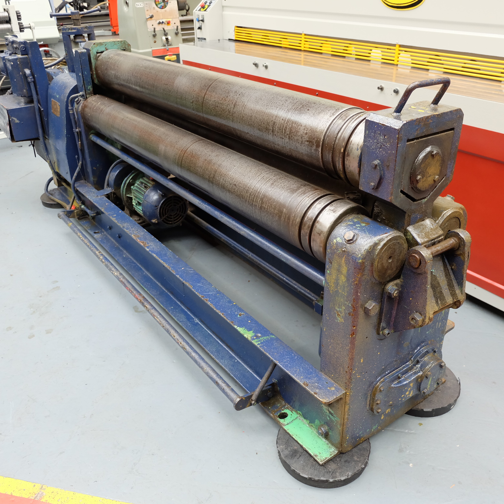 Powered Pyramid Sheet Metal Bending Rolls