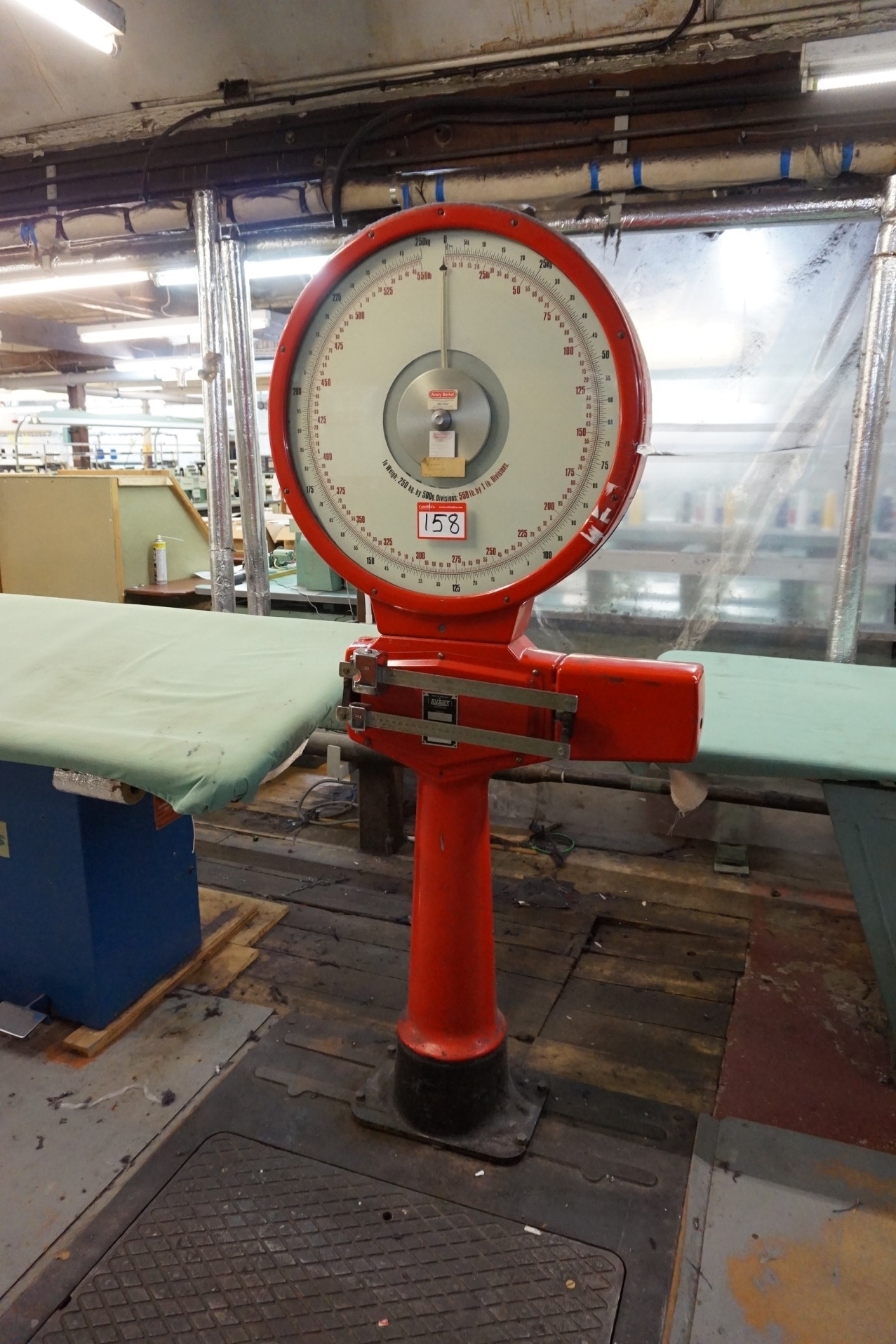 Avery 3207CGE 800 Pound Platform Scale