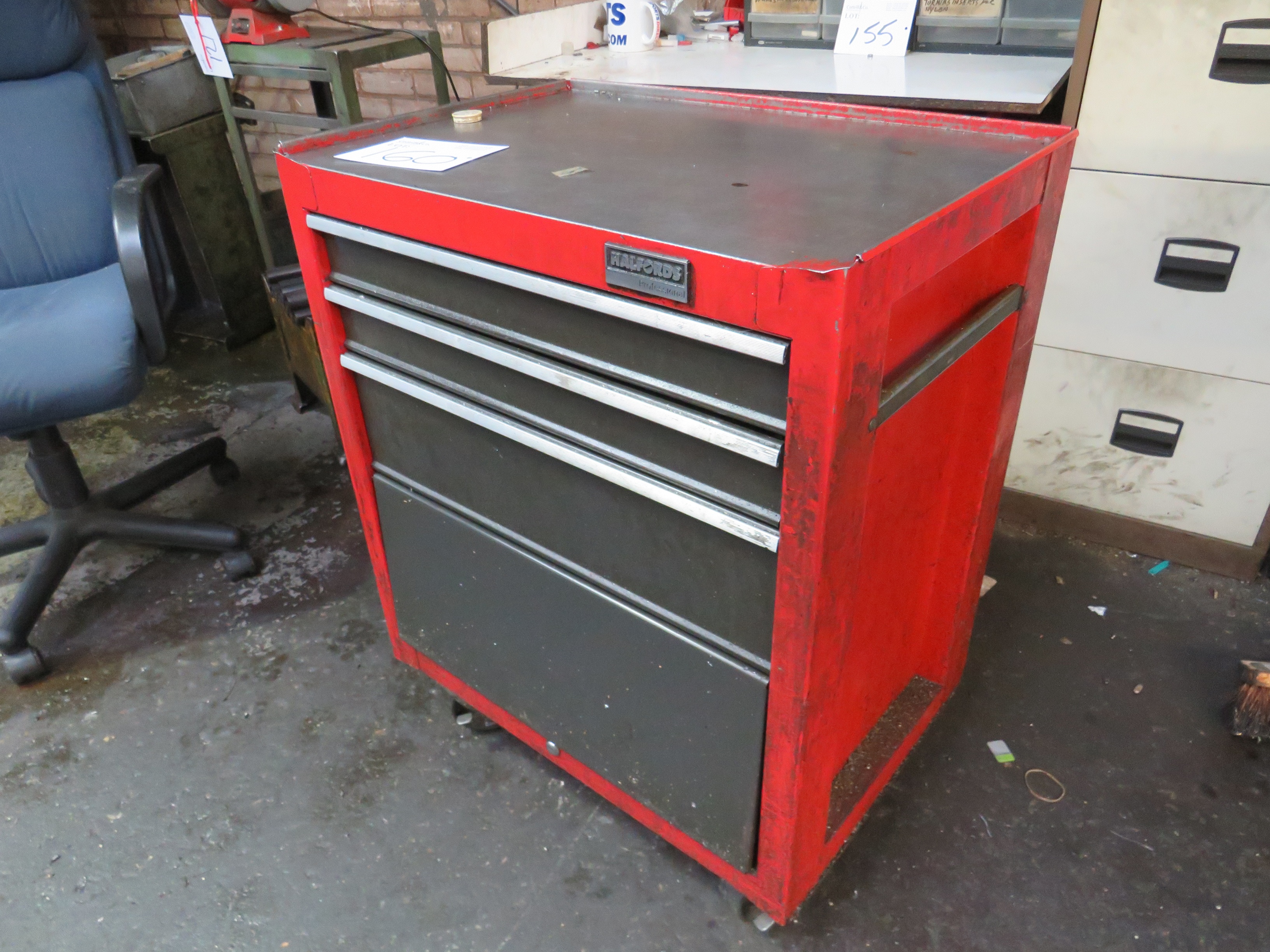Halfords Mobile Tool Trolley