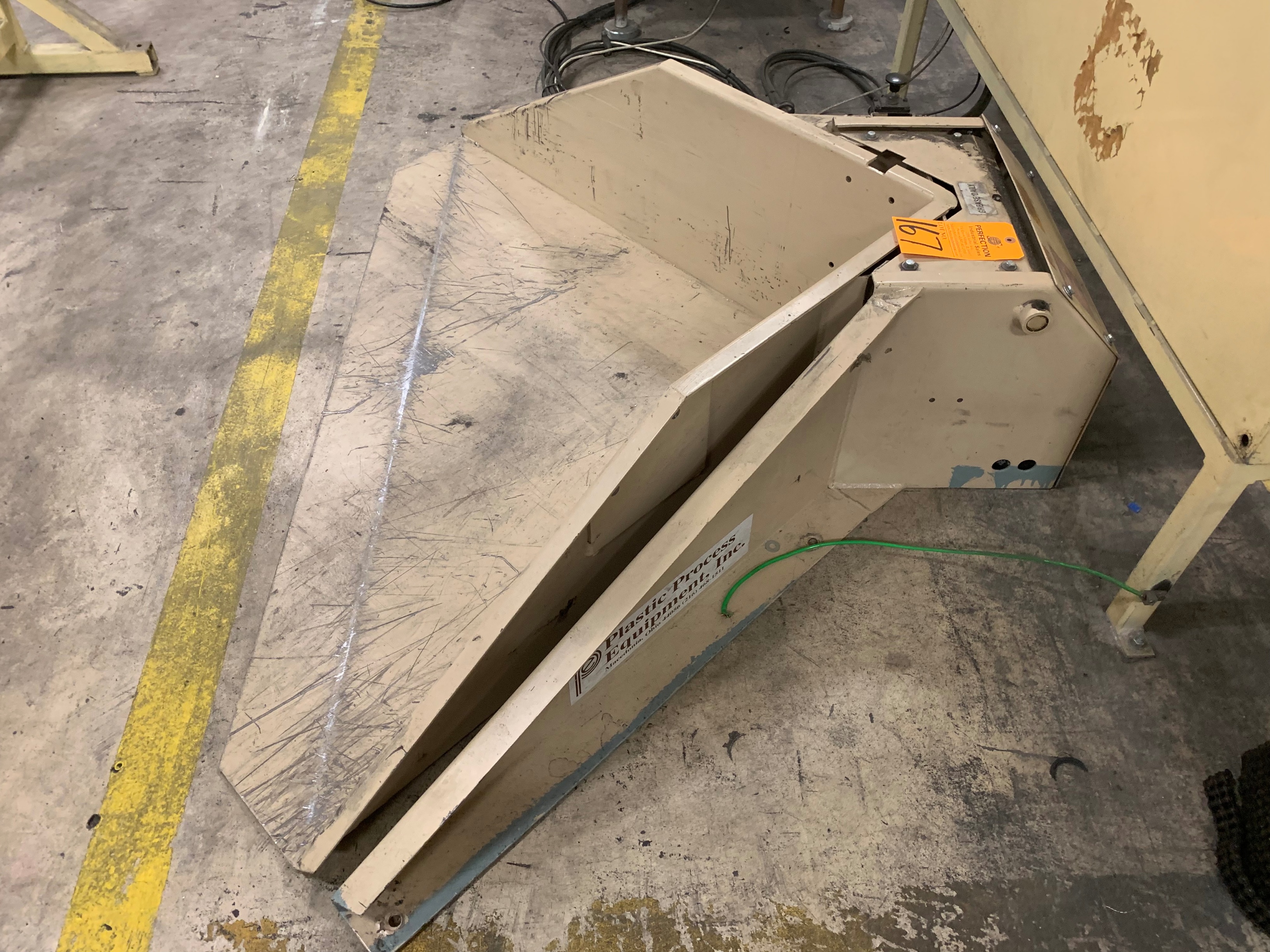 PLASIC PROCESS EQUIPMENT BT1600 Gaylord Tipper