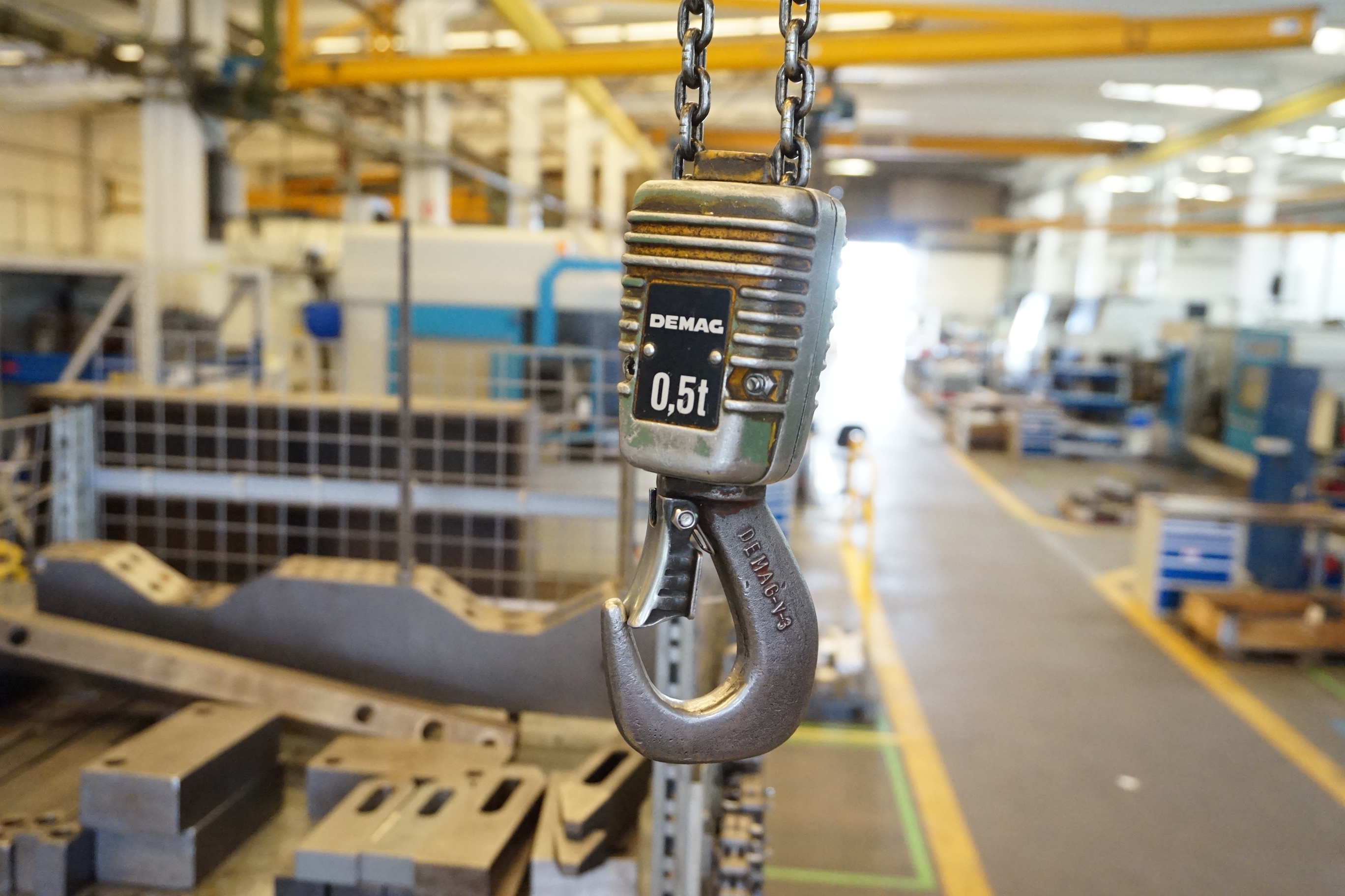 Girder Mounted 500kg Crane with Demag Hoist