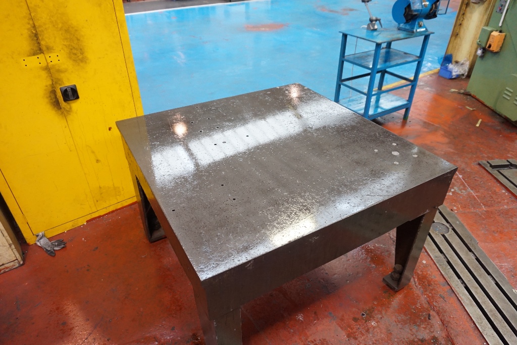 Steel Surface Table: Size 48" x 48"