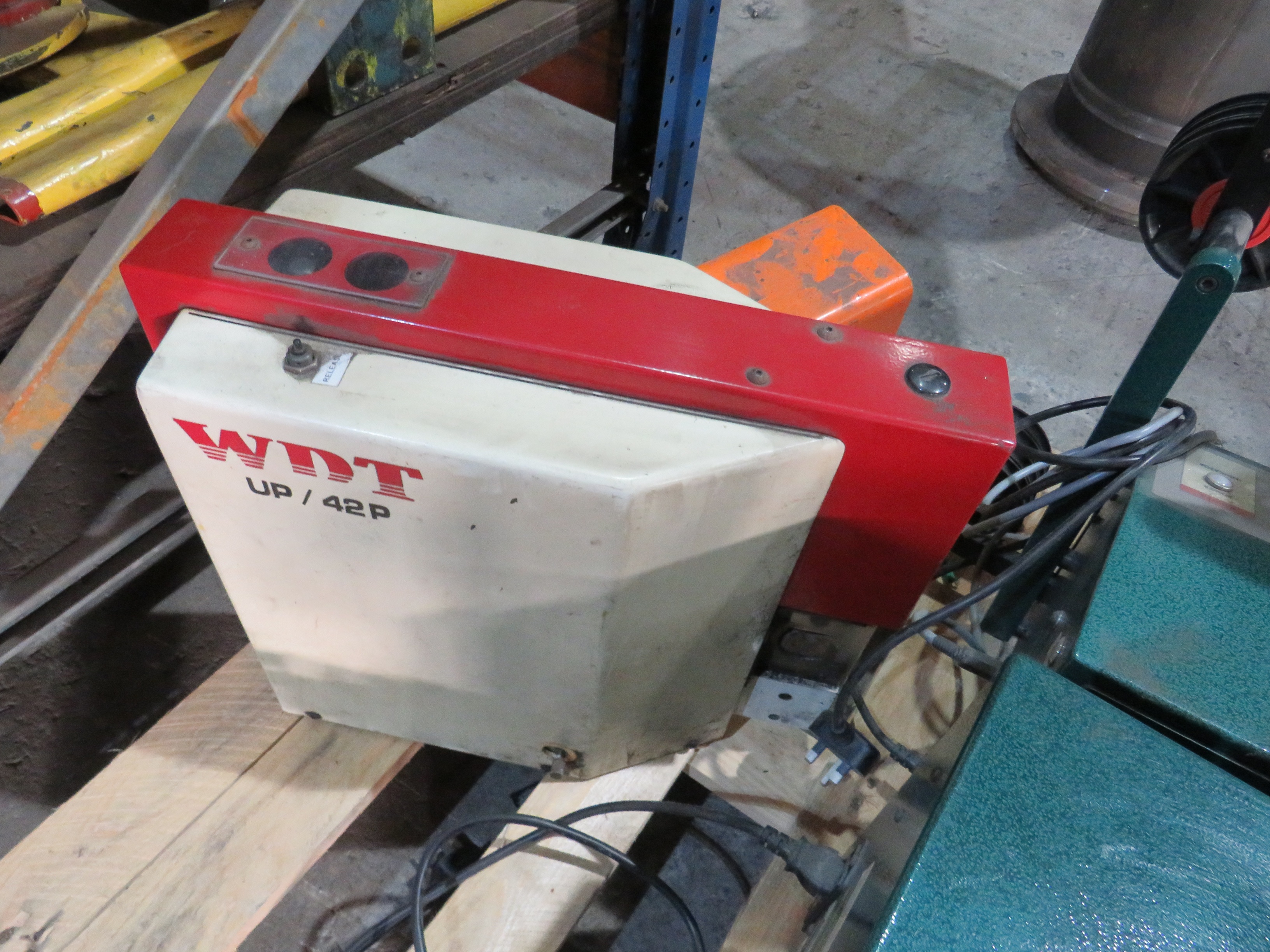 Carpenter Compu-Strip Pneumatic Cut & Strip Machine