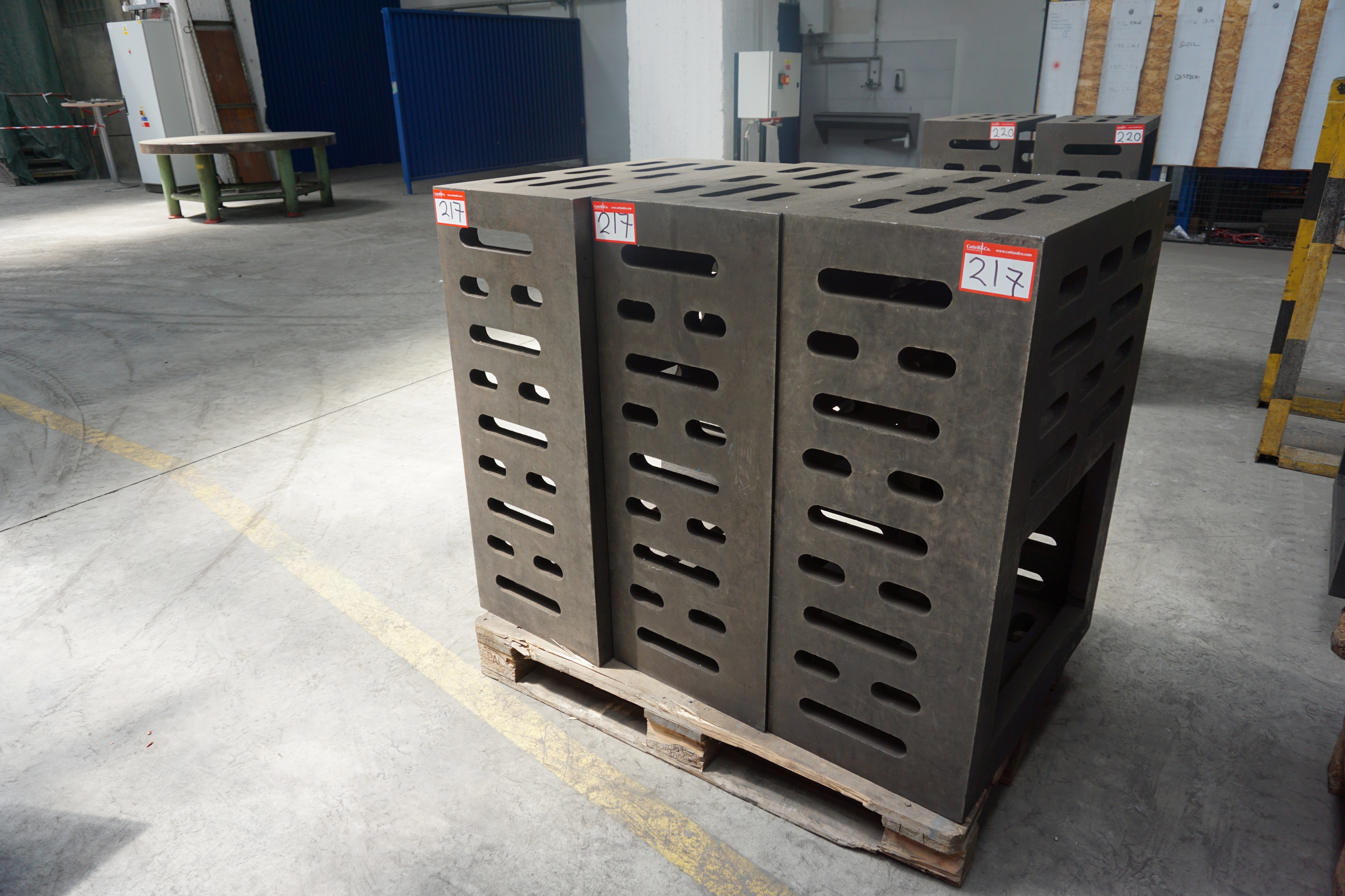 (3) x Cubes, 750mm x 400mm x 1000mm