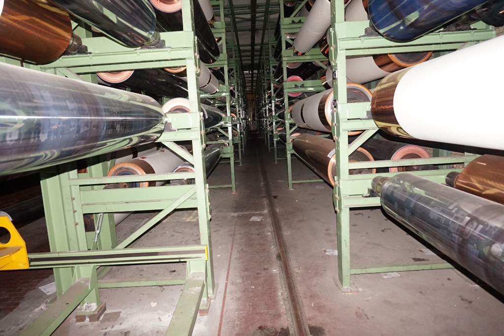 Automated Cylinder Storage System with PC Control Serving Basement