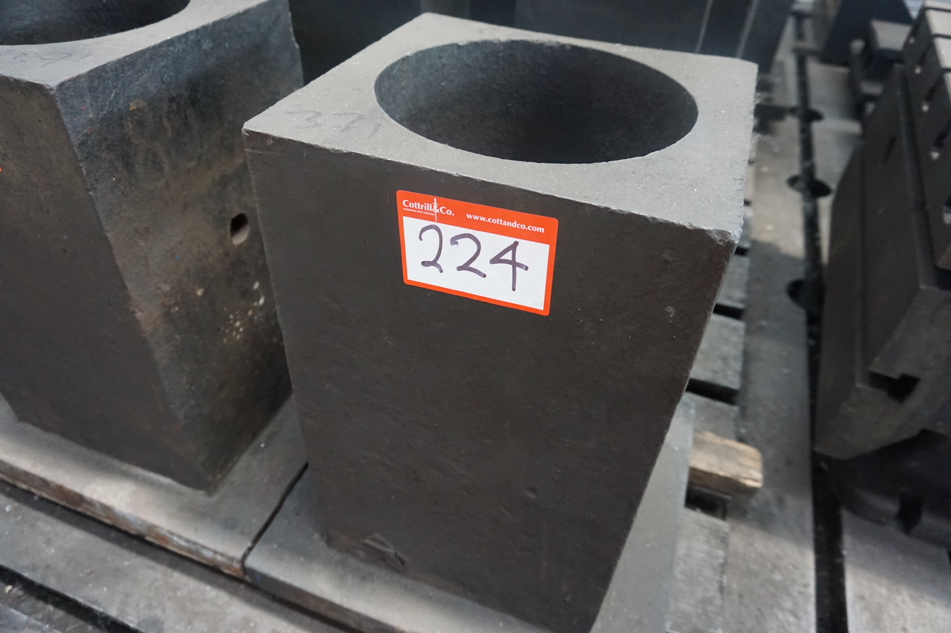 (8) x Square Supporting Blocks