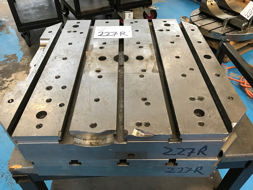 (2) 630mm x 630mm Tee Slotted Sub-Tables