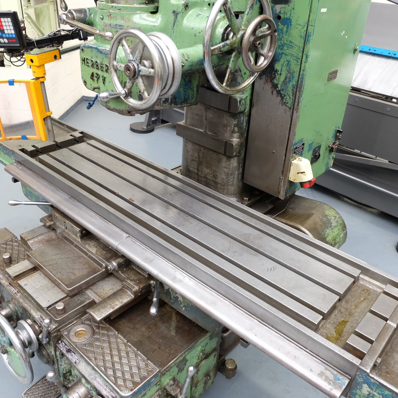 Herbert 47V Vertical Milling Machine