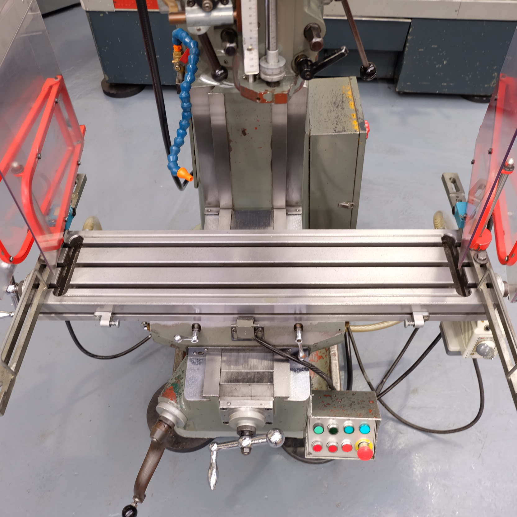 XYZ 1500 VS Turret Milling Machine