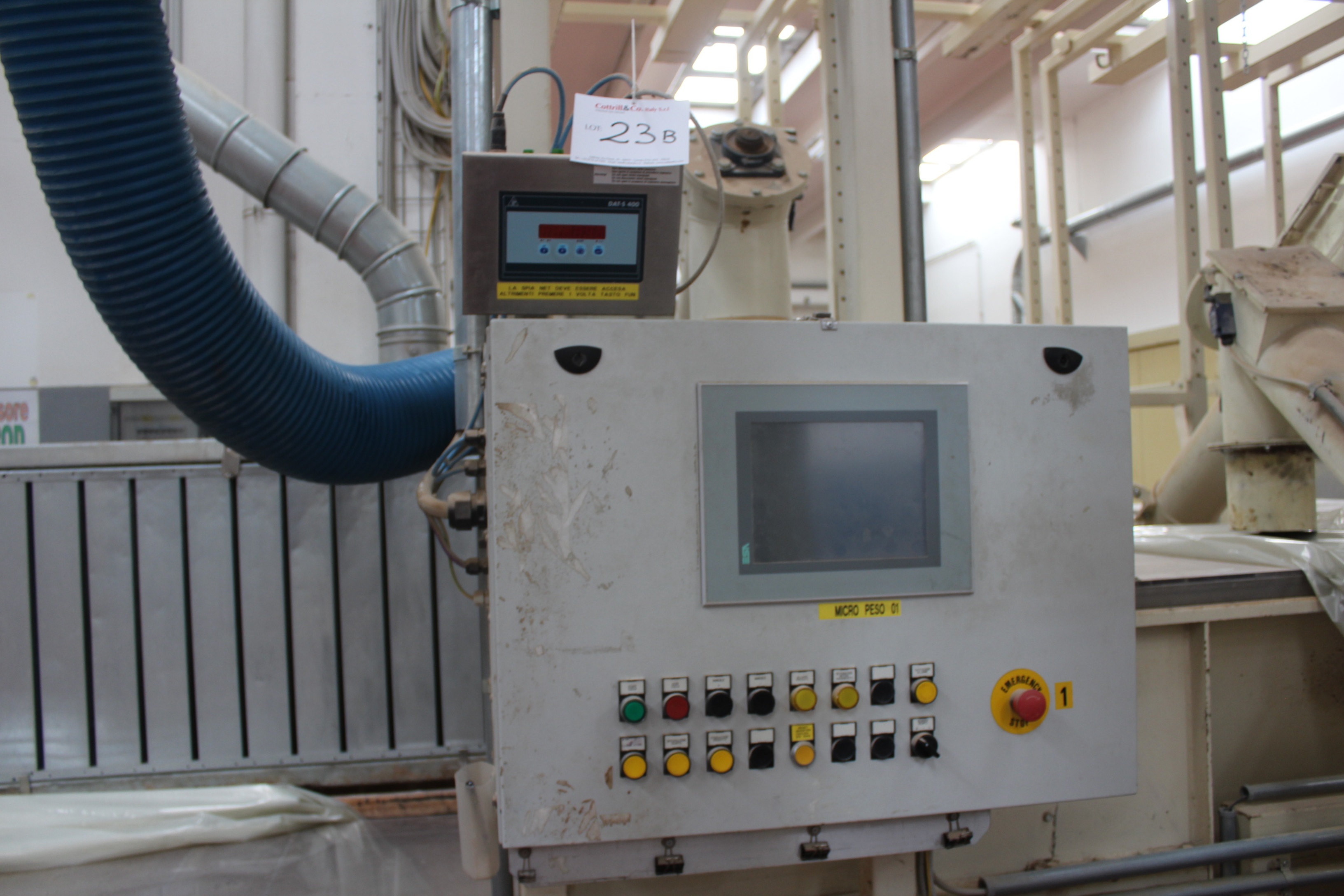 Central Screw Feed Hopper