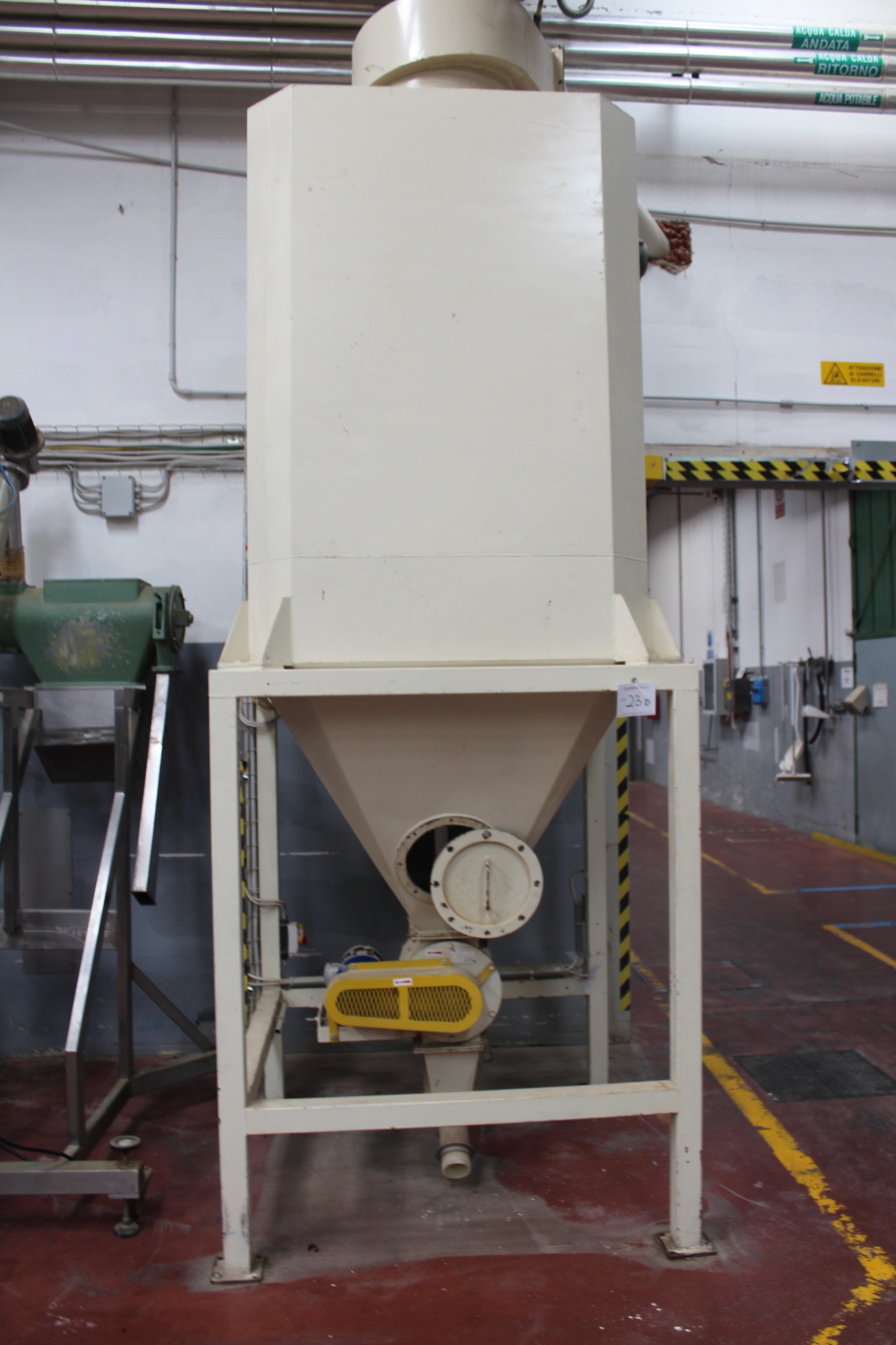 MCM V5300 Large Capacity Hopper