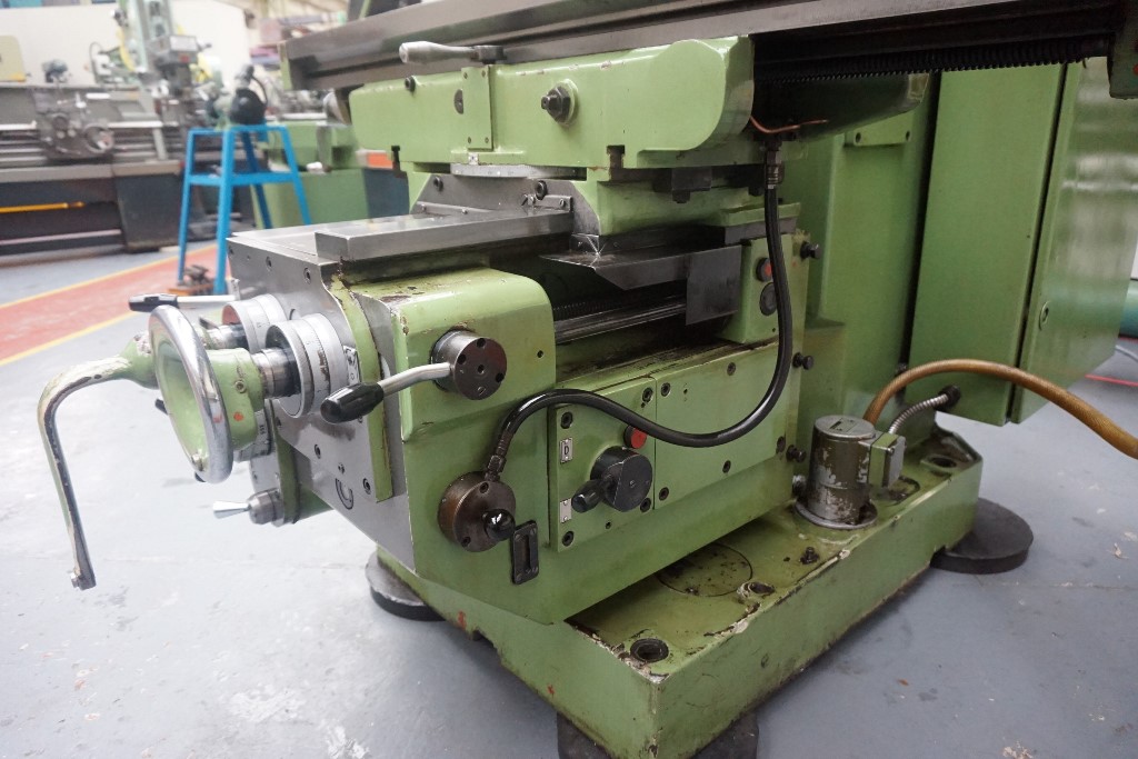 Jafo Type FWF32 Universal Milling Machine