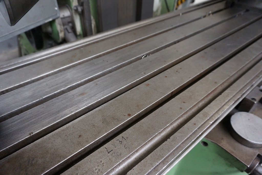 Cincinnati Milacron Lancer 1250 Vertical CNC Machining Centre