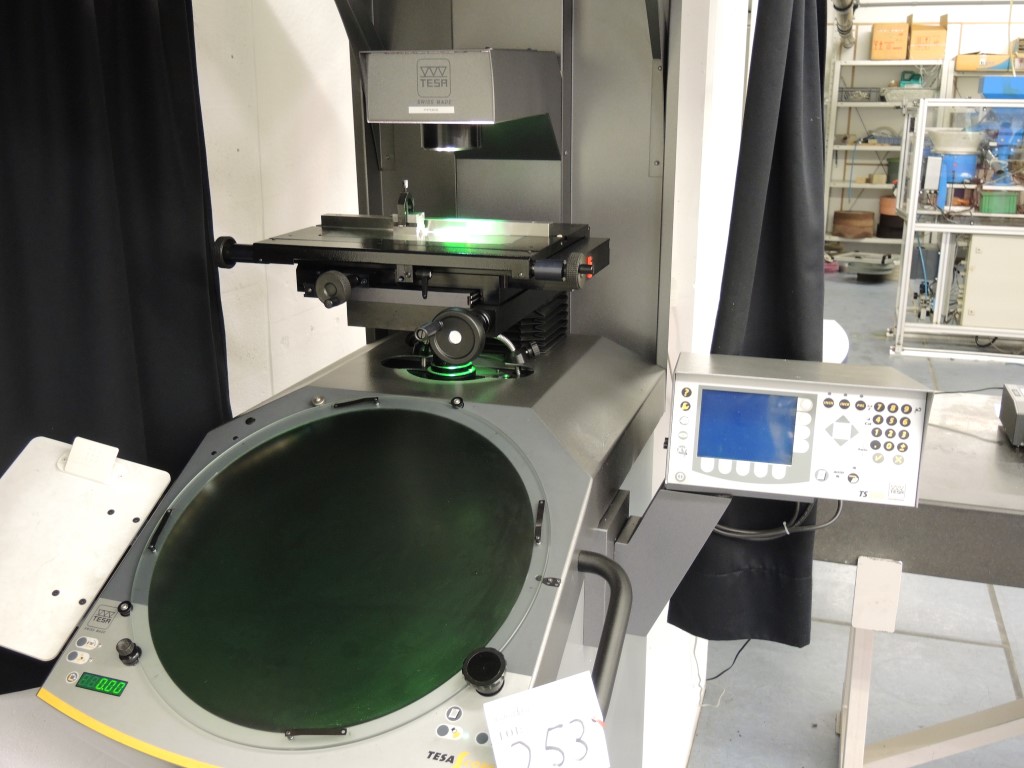 Tesa Scope Model: 06830025 500V Projector with TS200 System