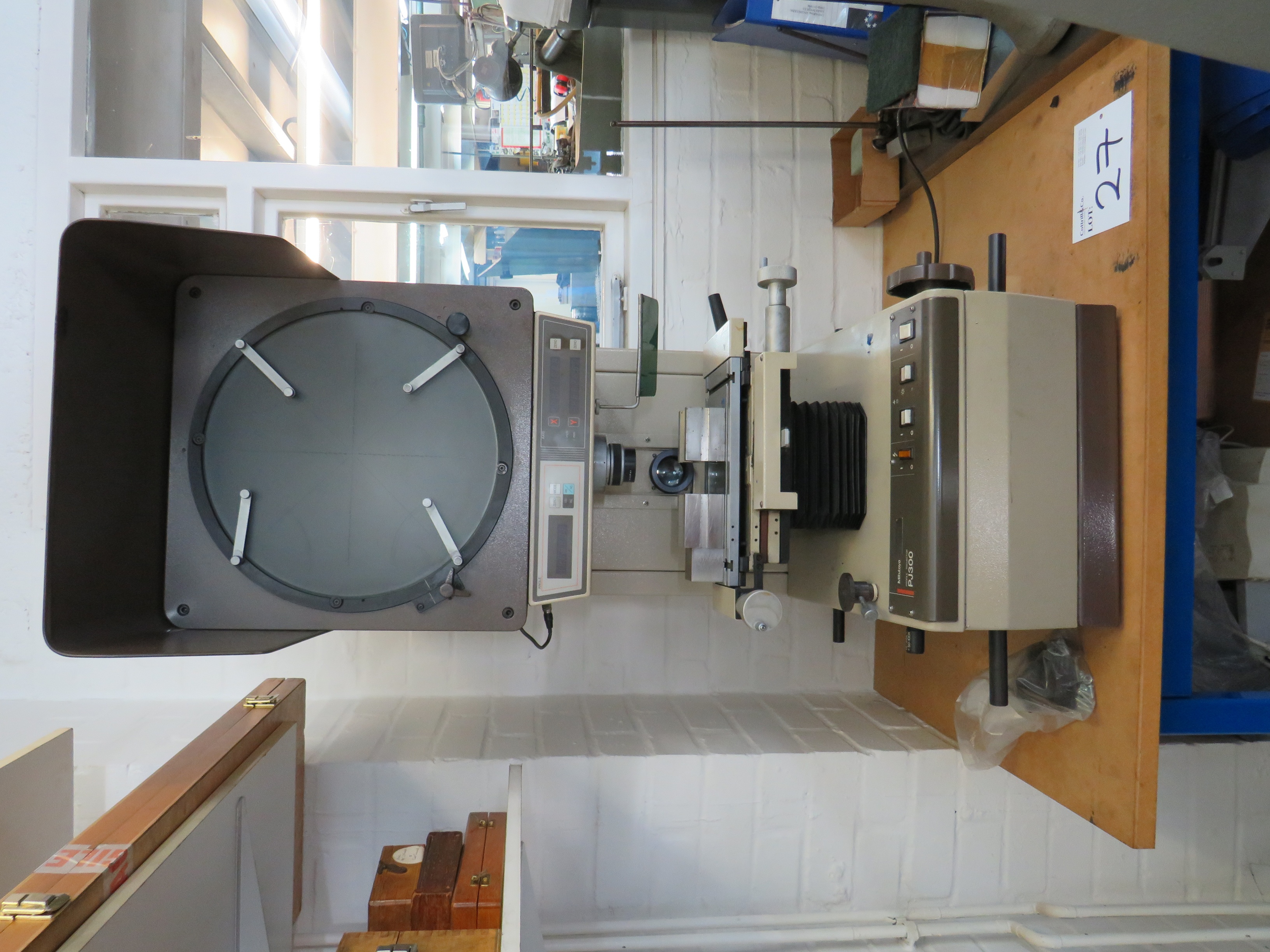 Mitutoyo PJ300 Shadowgraph