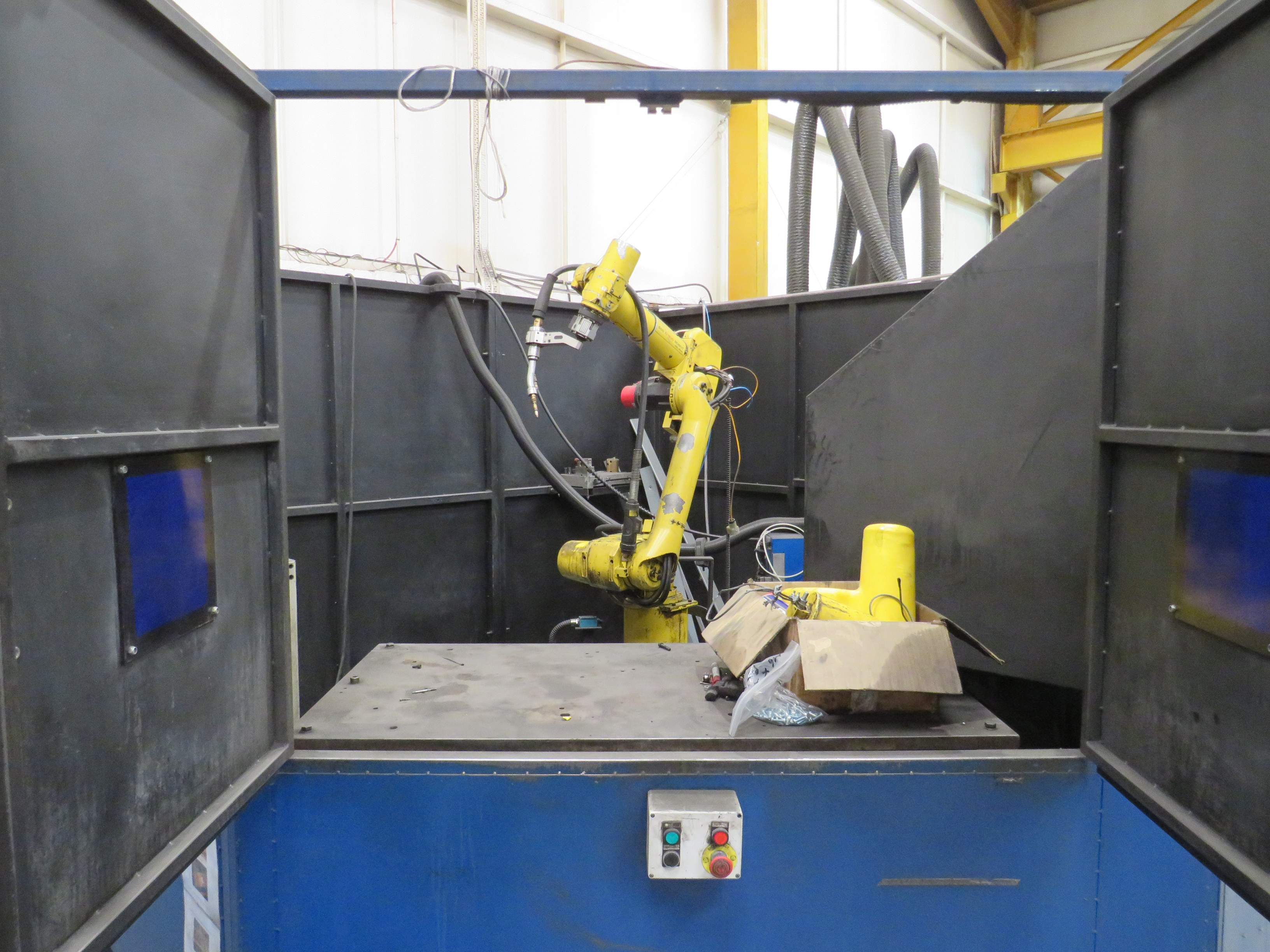 Fanuc Welding Robot with MIG & Exctraction
