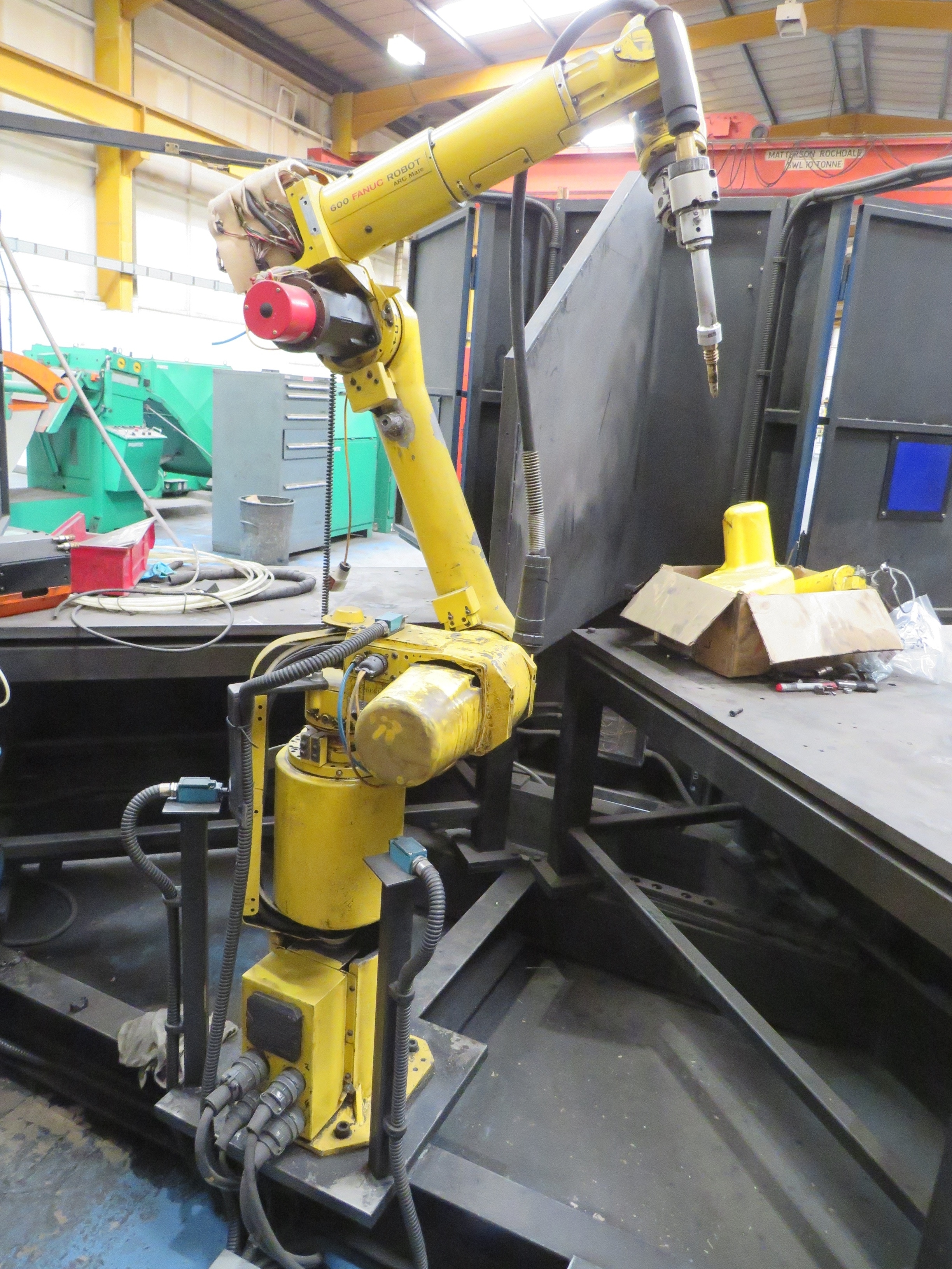 Fanuc Welding Robot with MIG & Exctraction