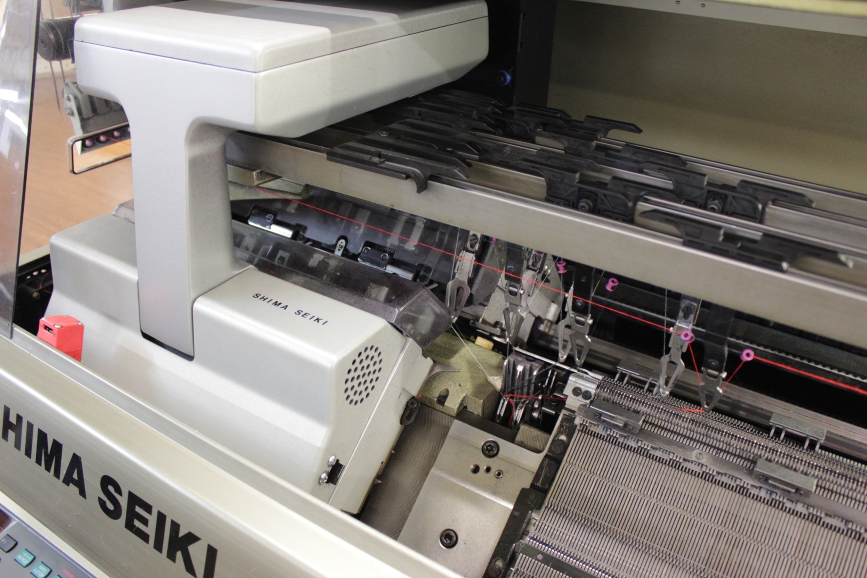 Shima Seiki SES122RT Computerised 10 Gauge Flatbed Knitting Machine