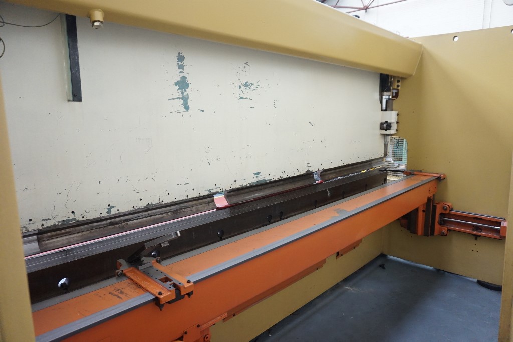 Edwards Pearson Type RT4 150/4100 Hydraulic Press Brake