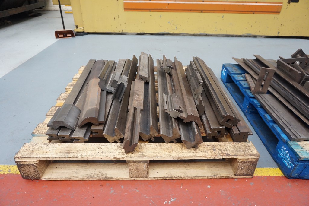 Edwards Pearson Type RT4 150/4100 Hydraulic Press Brake