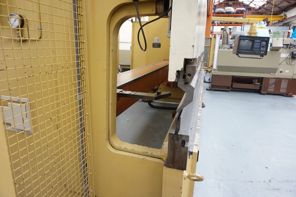 Edwards Pearson Type RT4 150/4100 Hydraulic Press Brake