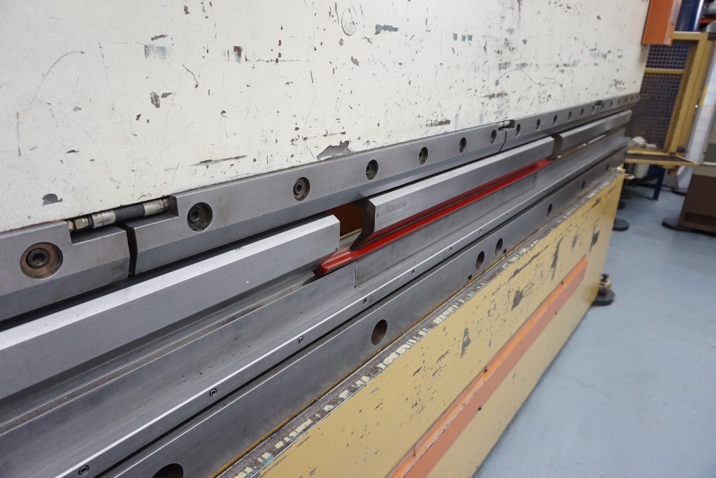 Edwards Pearson Type RT4 150/4100 Hydraulic Press Brake