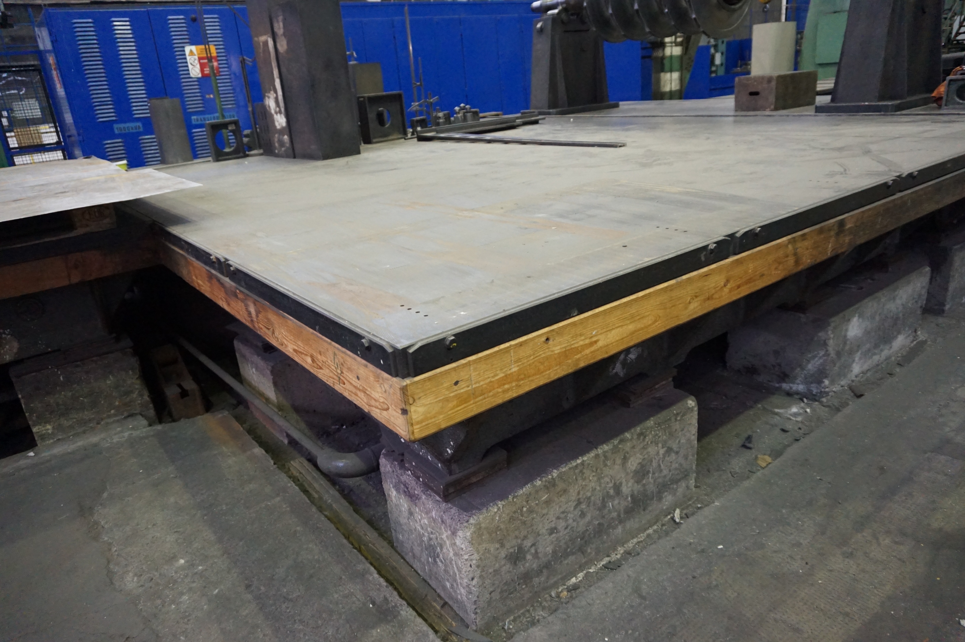 Heated Steel Table 5m x 3m