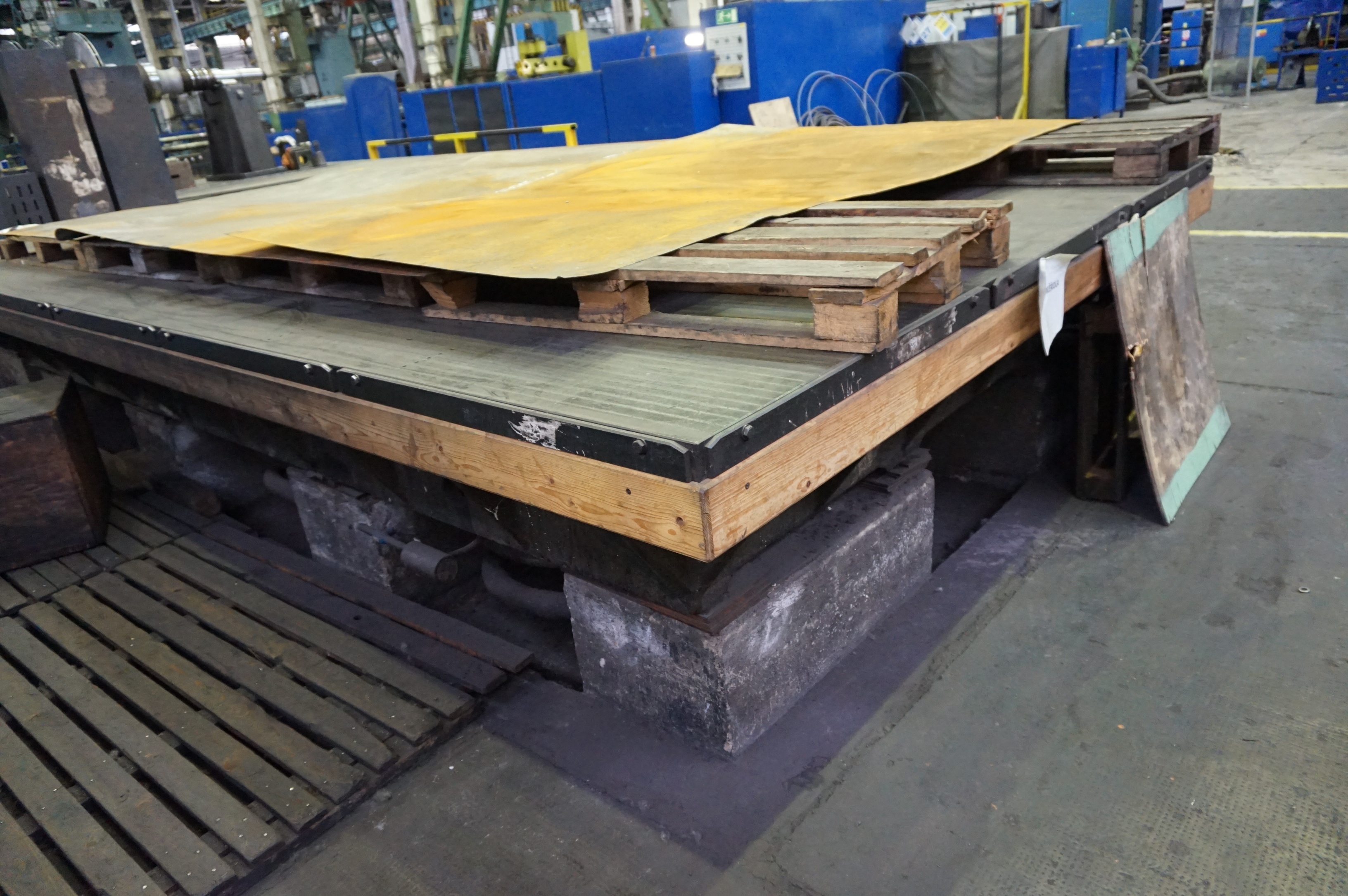 Heated Steel Table 5m x 3m