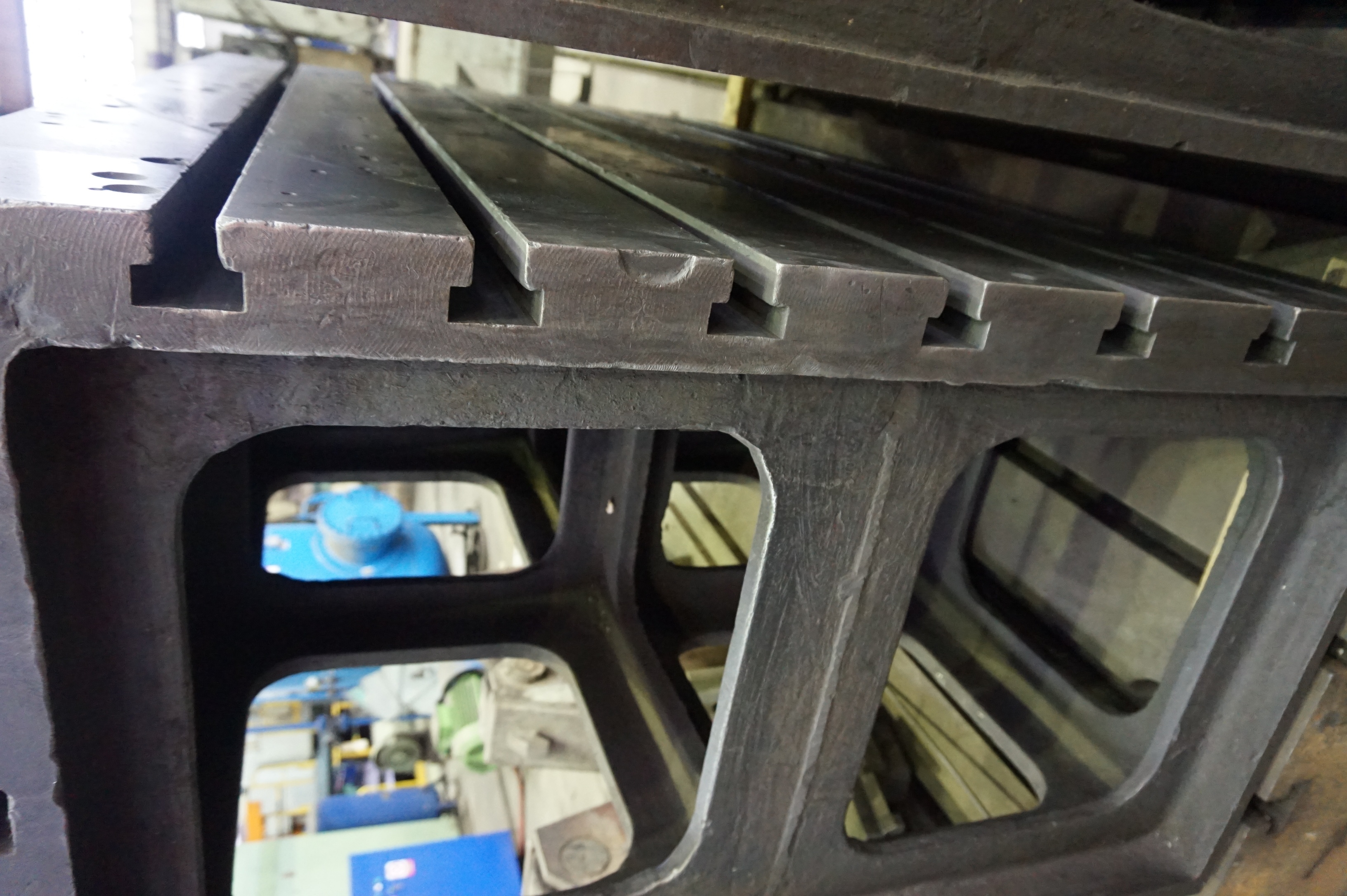 2-Sided Slotted Cube