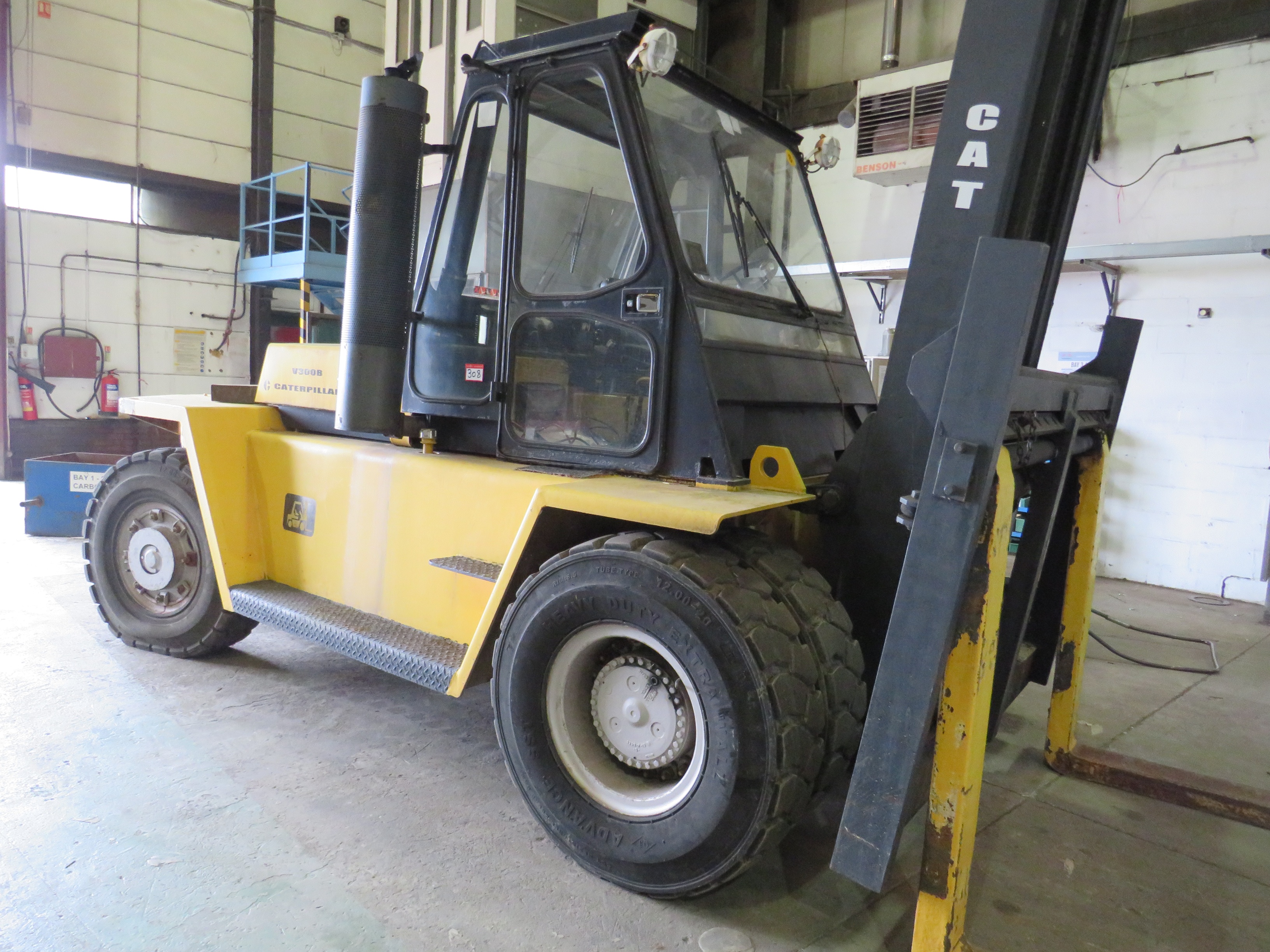 Caterpillar V300B Diesel Forklift Truck Type D