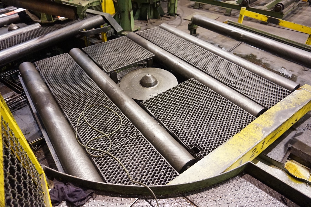 (2) Tube Transport Basket Turntables with Lifter