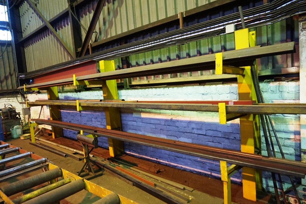 Steel Bar/Material Rack Consisting of 3 Supports